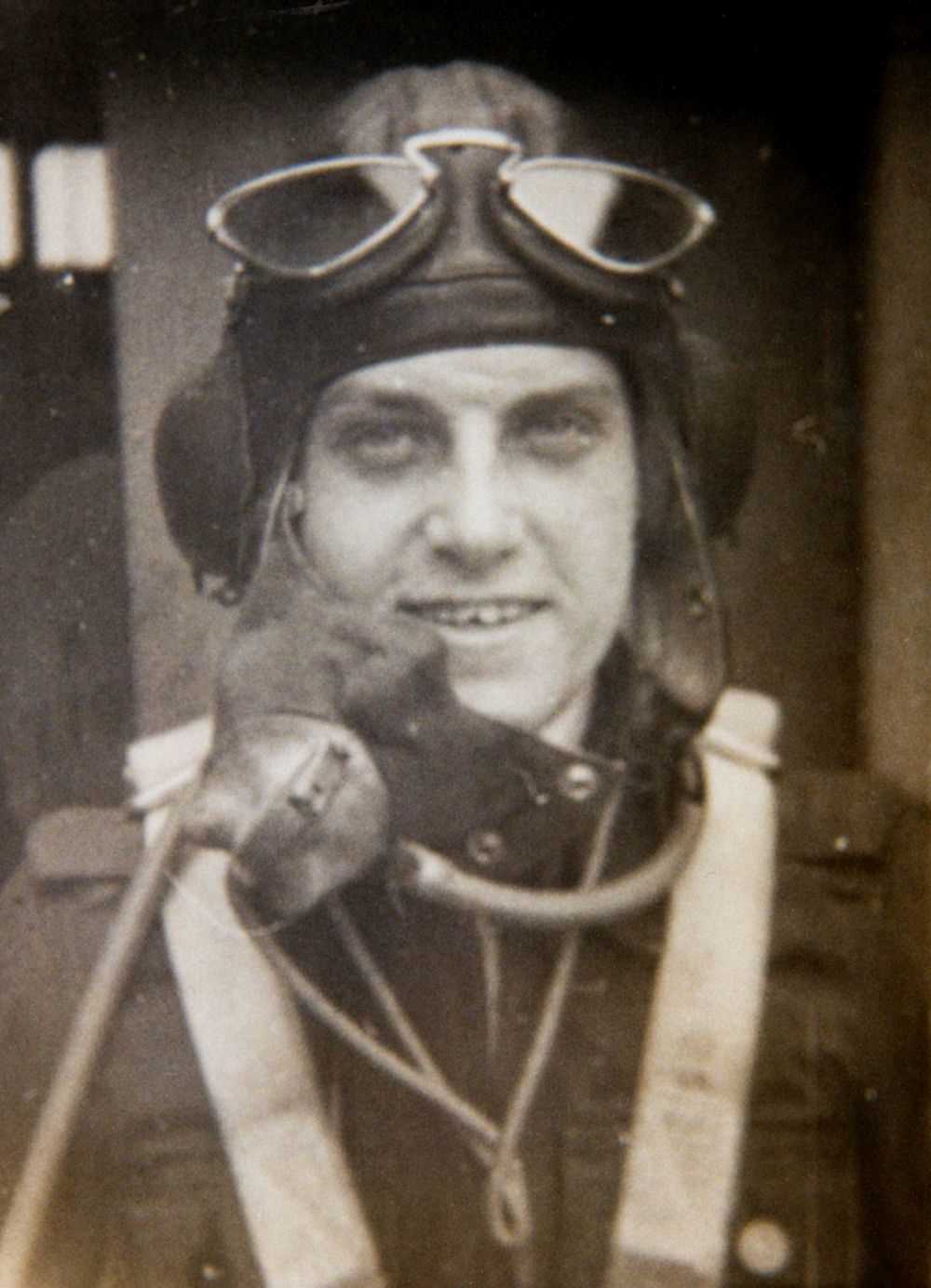 Lot 629 - Battle of Britain Medal Group - Air