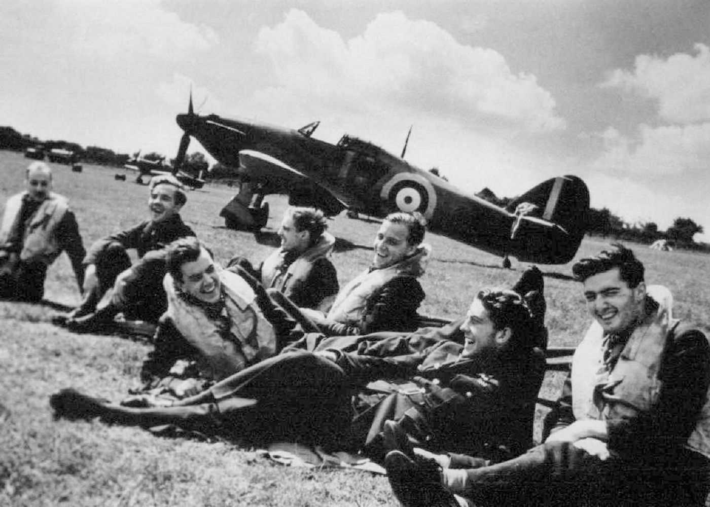 Lot 629 - Battle of Britain Medal Group - Air