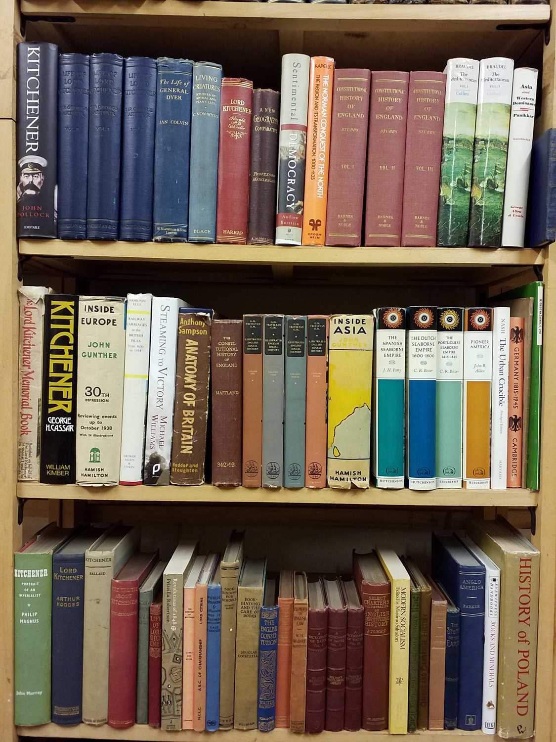 Lot 288 - History. A large collection of history