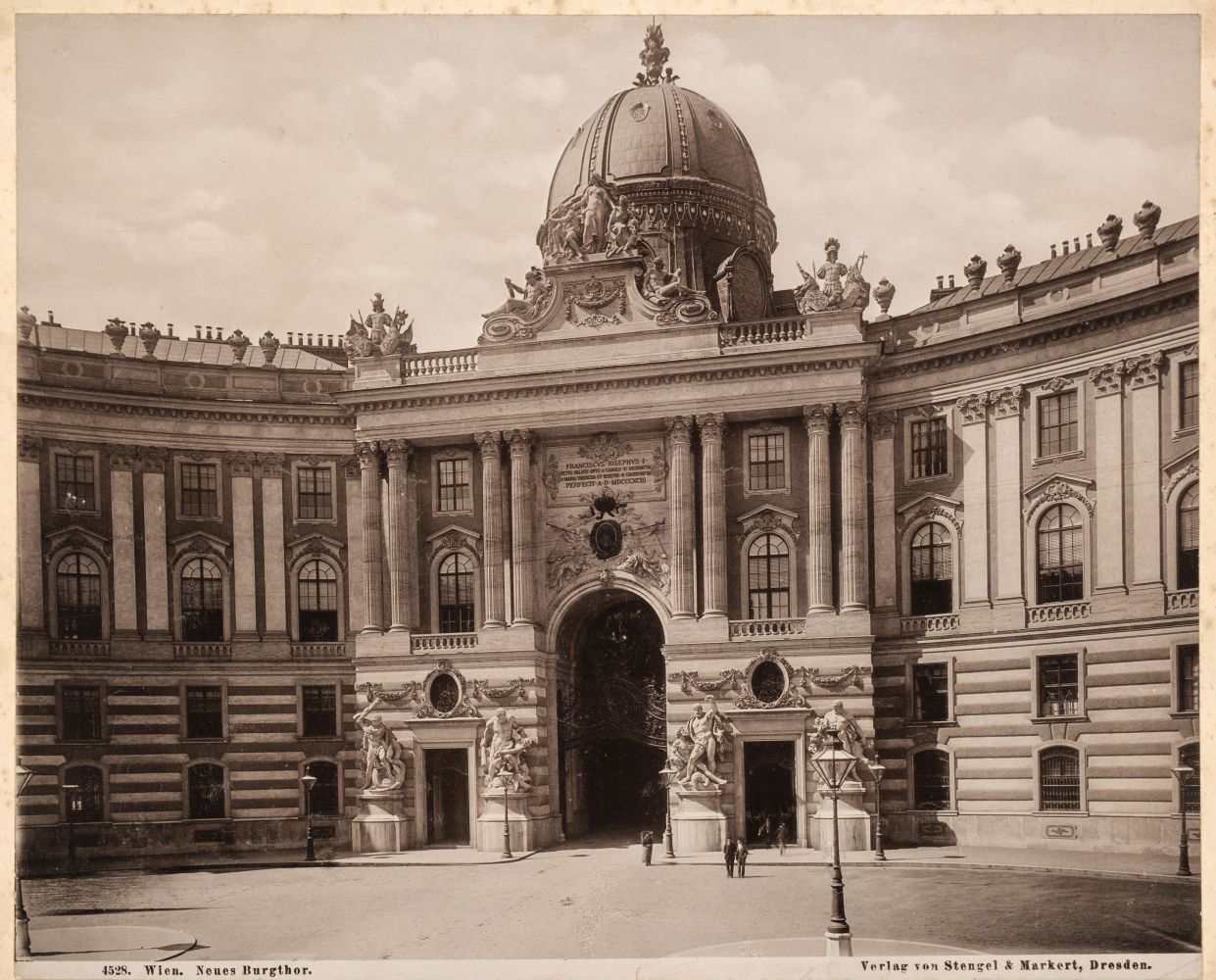 Lot 221 - Vienna. A group of 23 views of Viennese