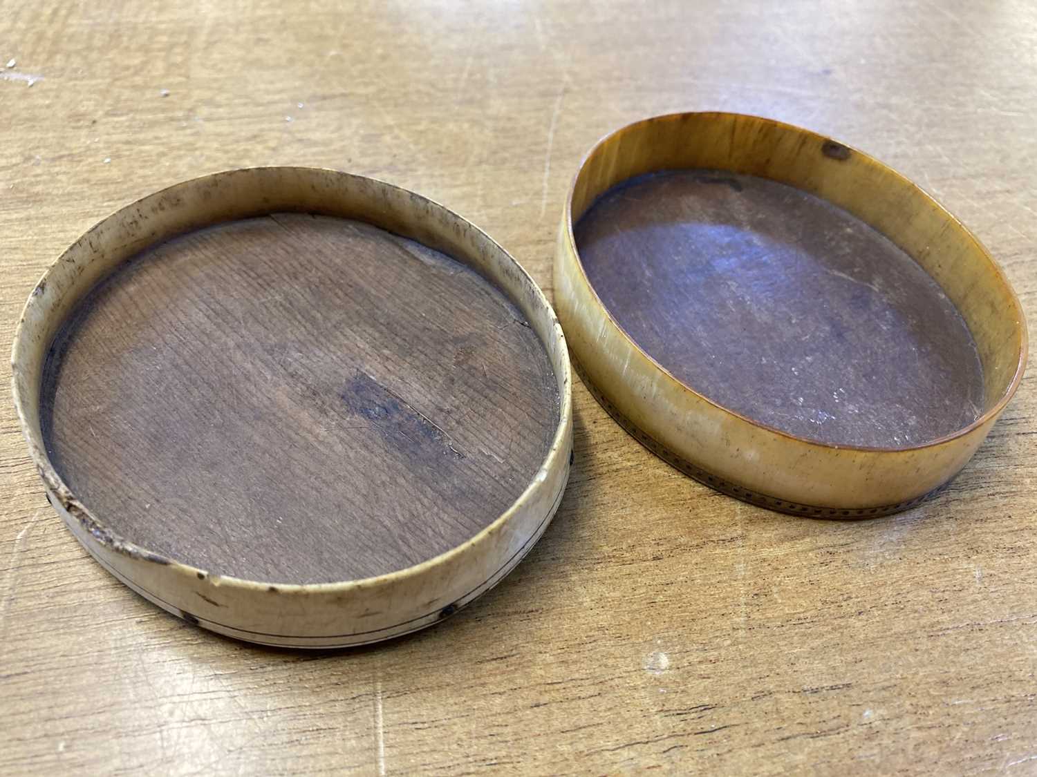 Lot 68 - Snuff Box. 17th-century snuff box