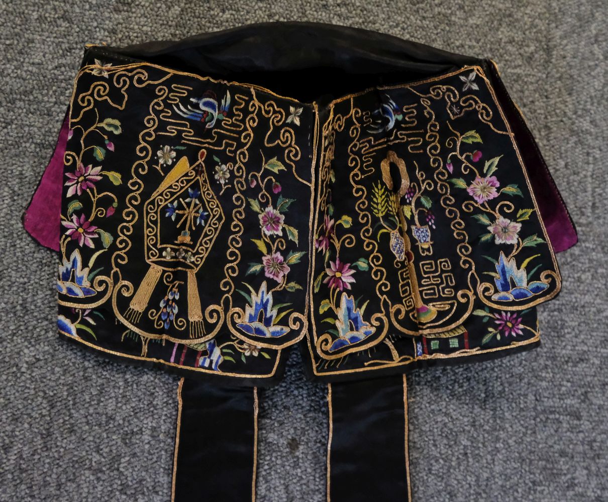 Lot 295 - Chinese. An embroidered Chinese Cap, circa
