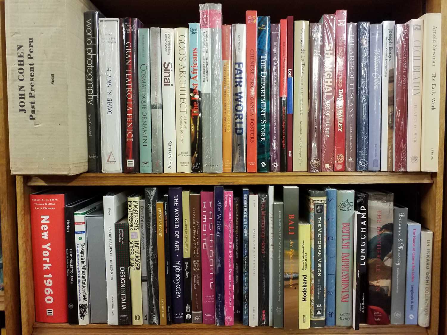 Lot 443 - Art. A collection of modern art reference