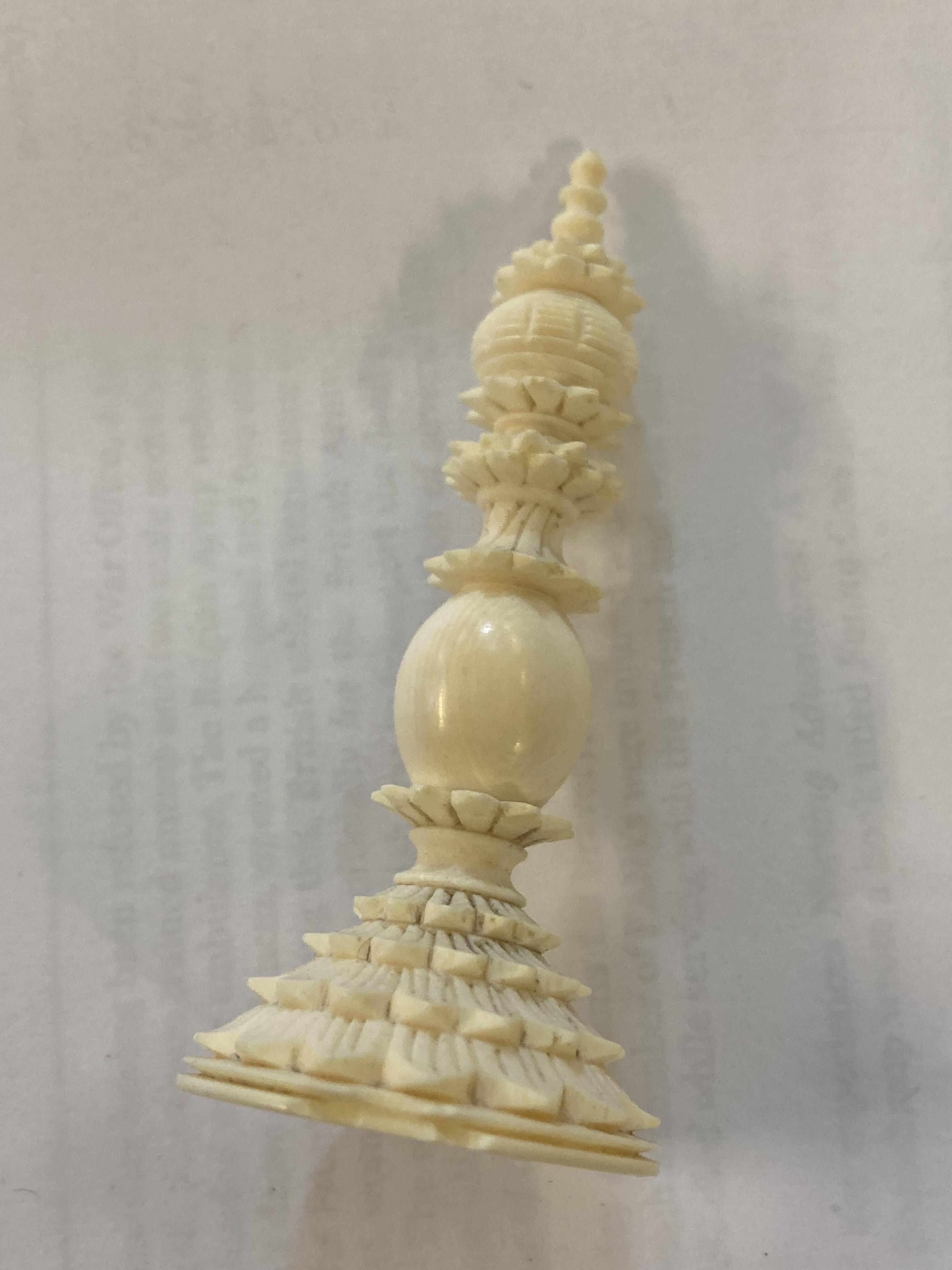 Lot 252 - Chess. An Indian ivory 'Pepys' chess set