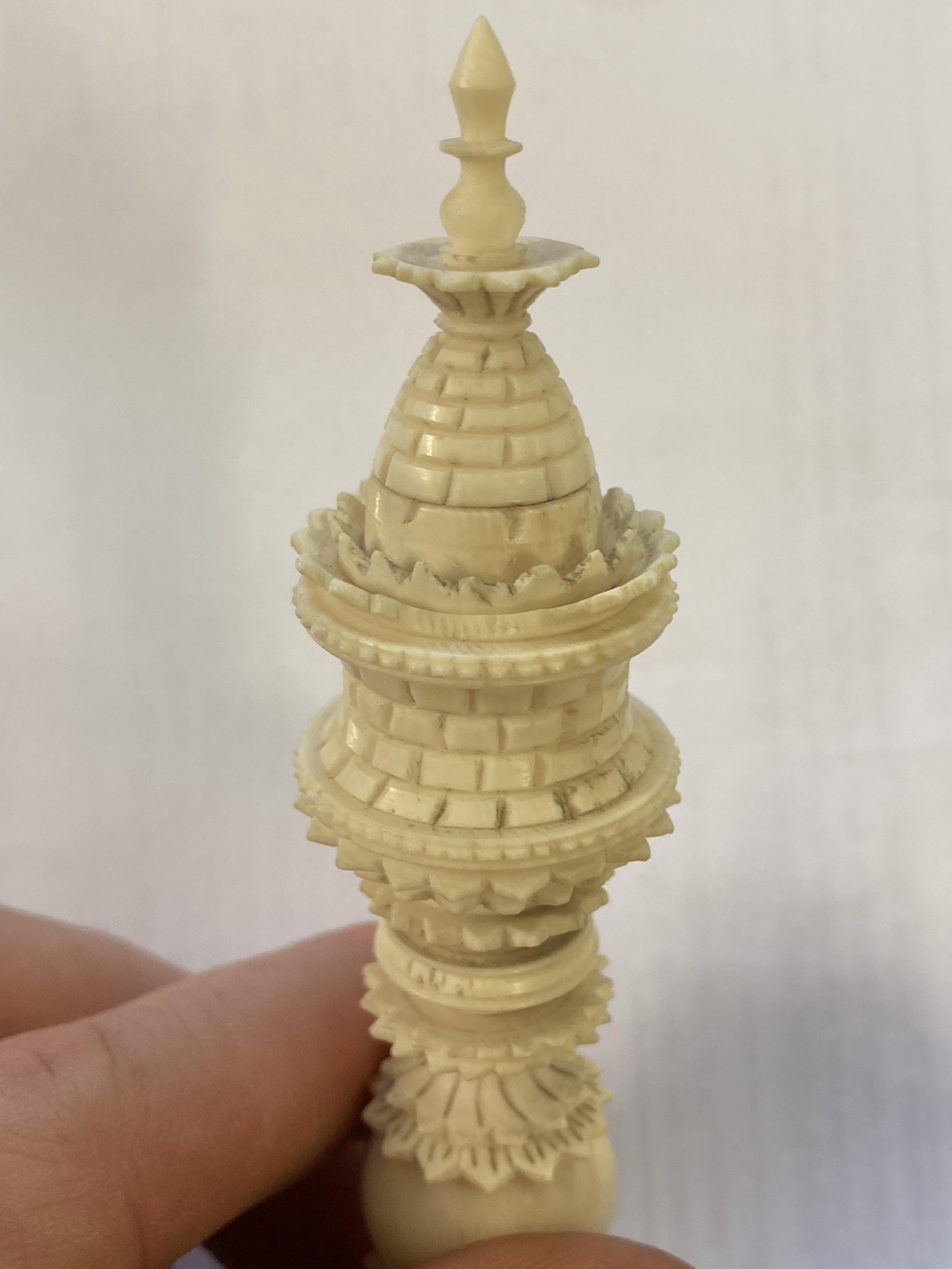Lot 252 - Chess. An Indian ivory 'Pepys' chess set