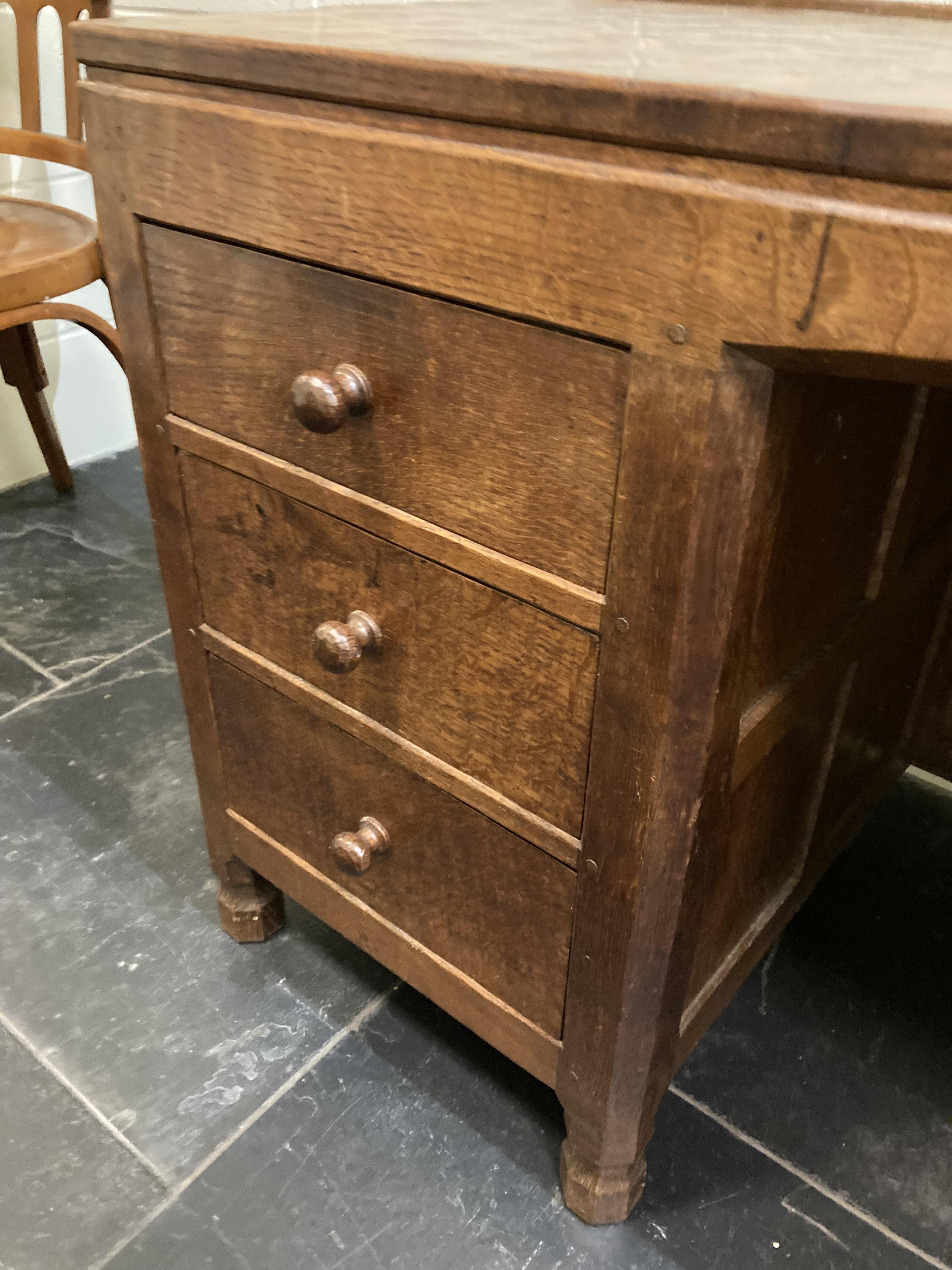 Lot 338 - Mouseman. Robert Thompson of Kilburn oak