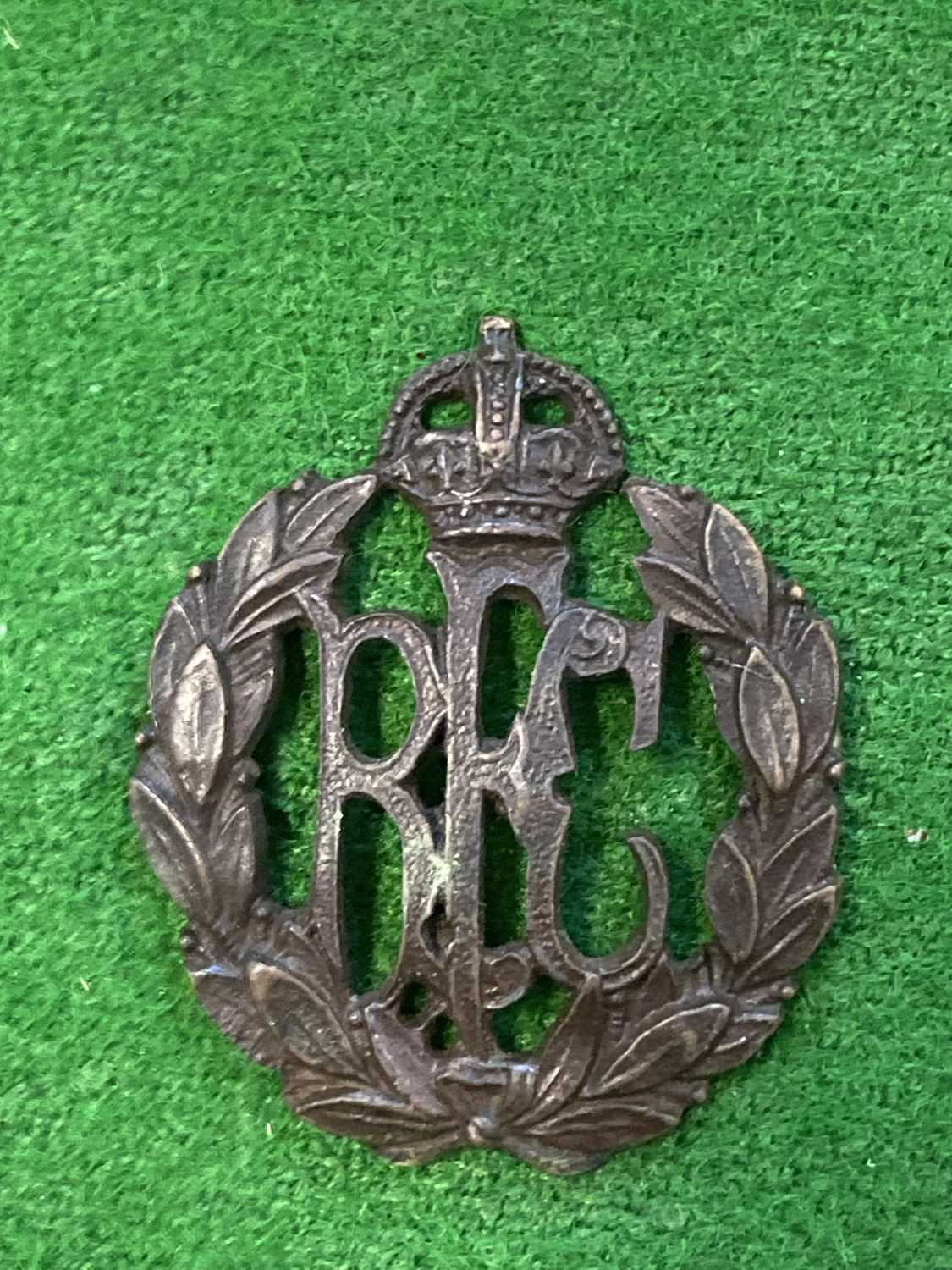 Lot 131 - WWI & WWII Aviation Badges. A collection of