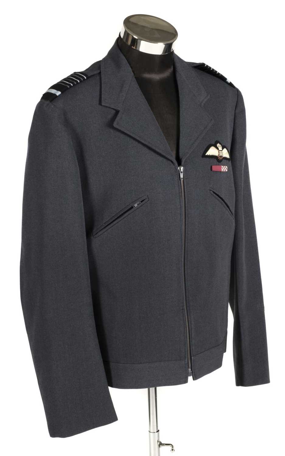 Lot 106 - RAF Uniform. A post-WWII RAF uniform of an