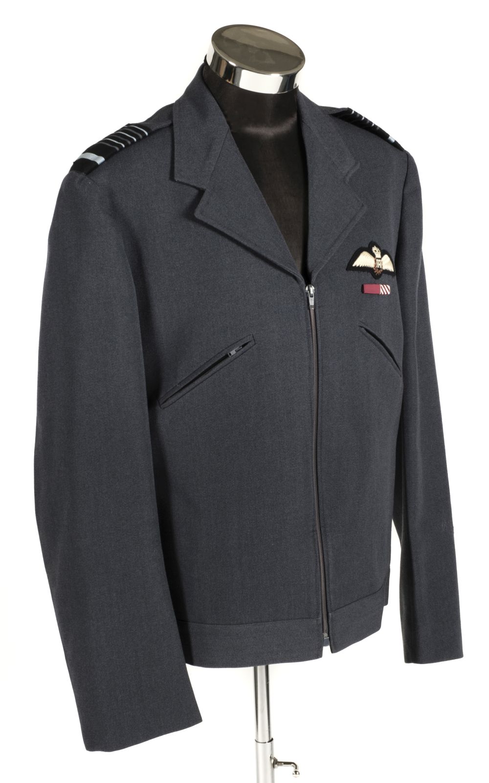 Lot 106 - RAF Uniform. A post-WWII RAF uniform of an