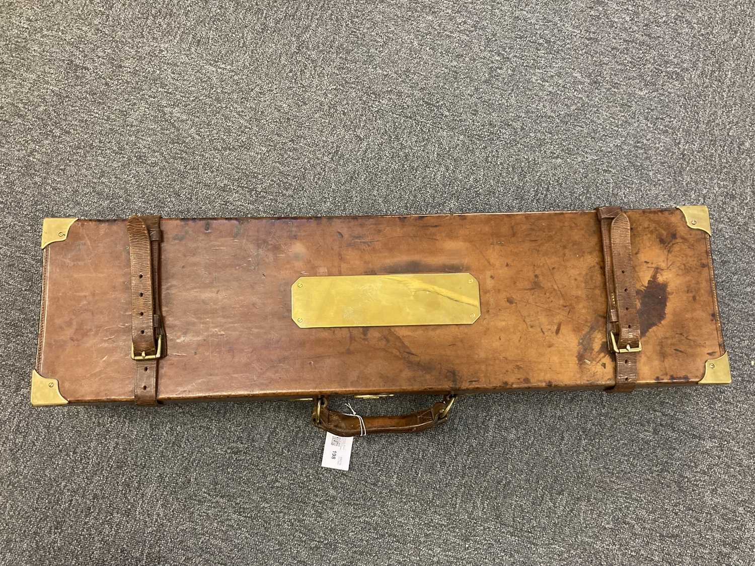 Lot 198 - Gun Case. A fine 1930s leather and brass