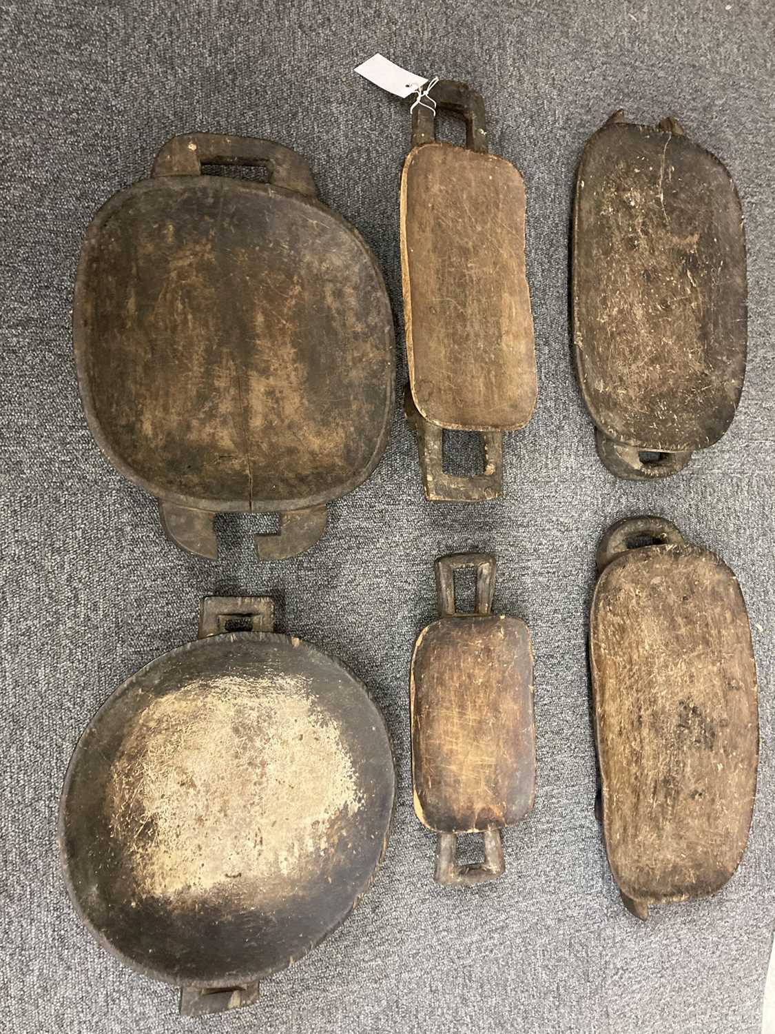 Lot 498 - Zulu. A collection of six Zulu meat platters