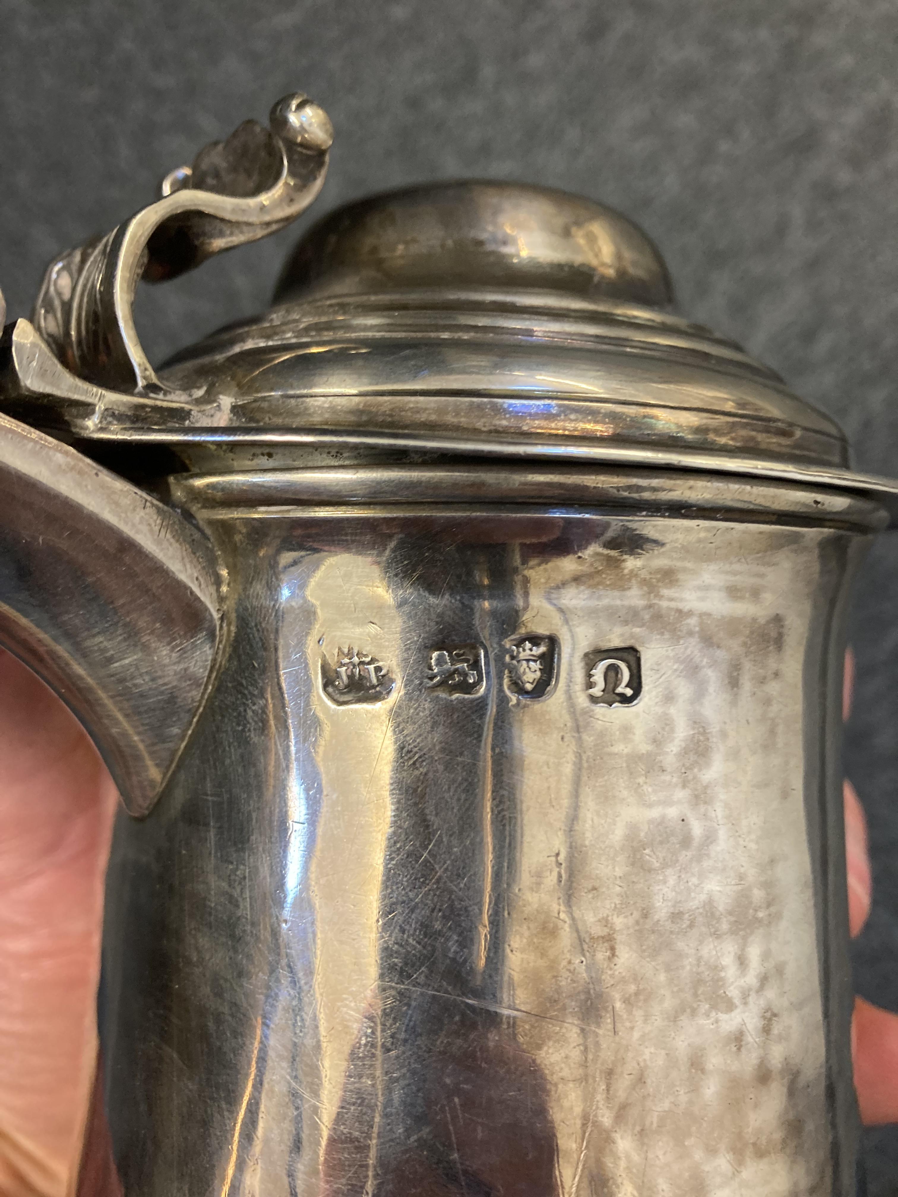 Lot 429 - Tankard. A George III silver tankard by W.
