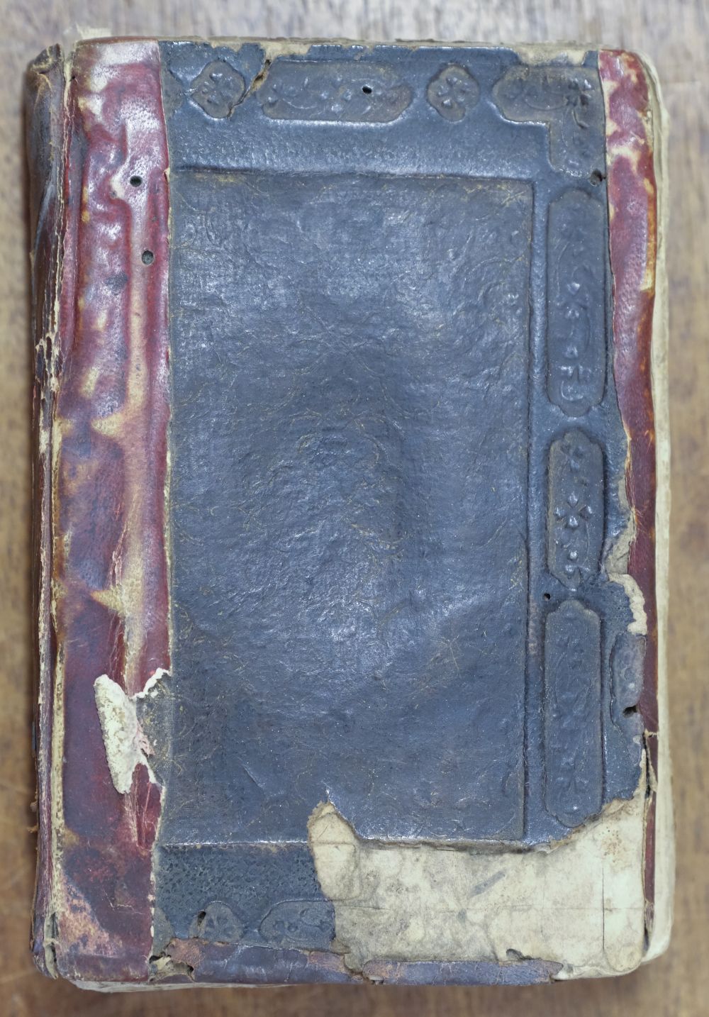 Lot 316 - Islamic Manuscript. Divan of Hafiz, 17th