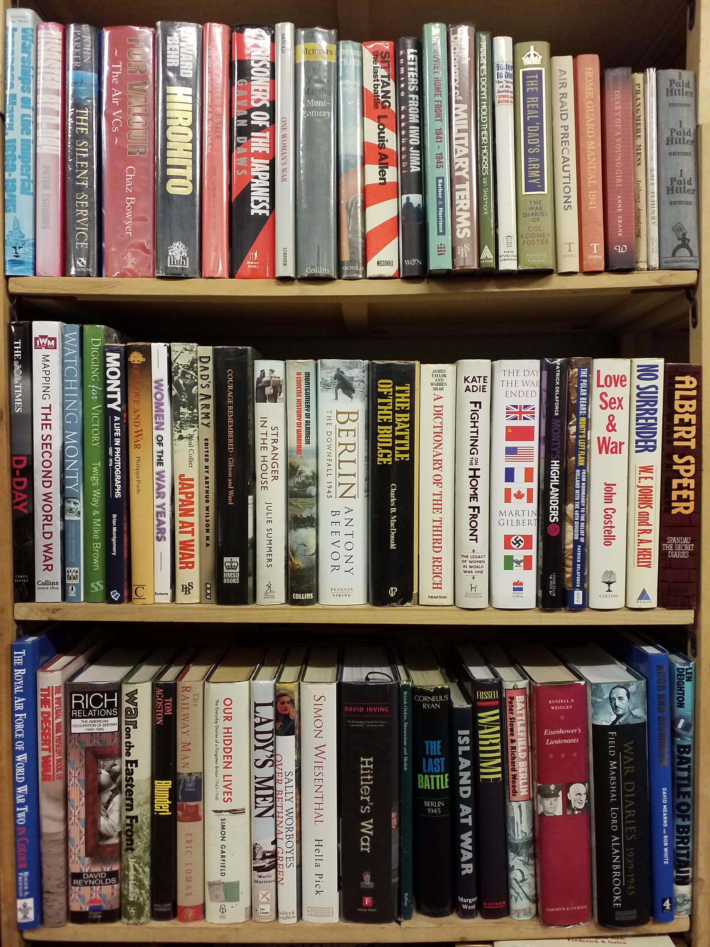Lot 371 - Military. A large collection of modern World