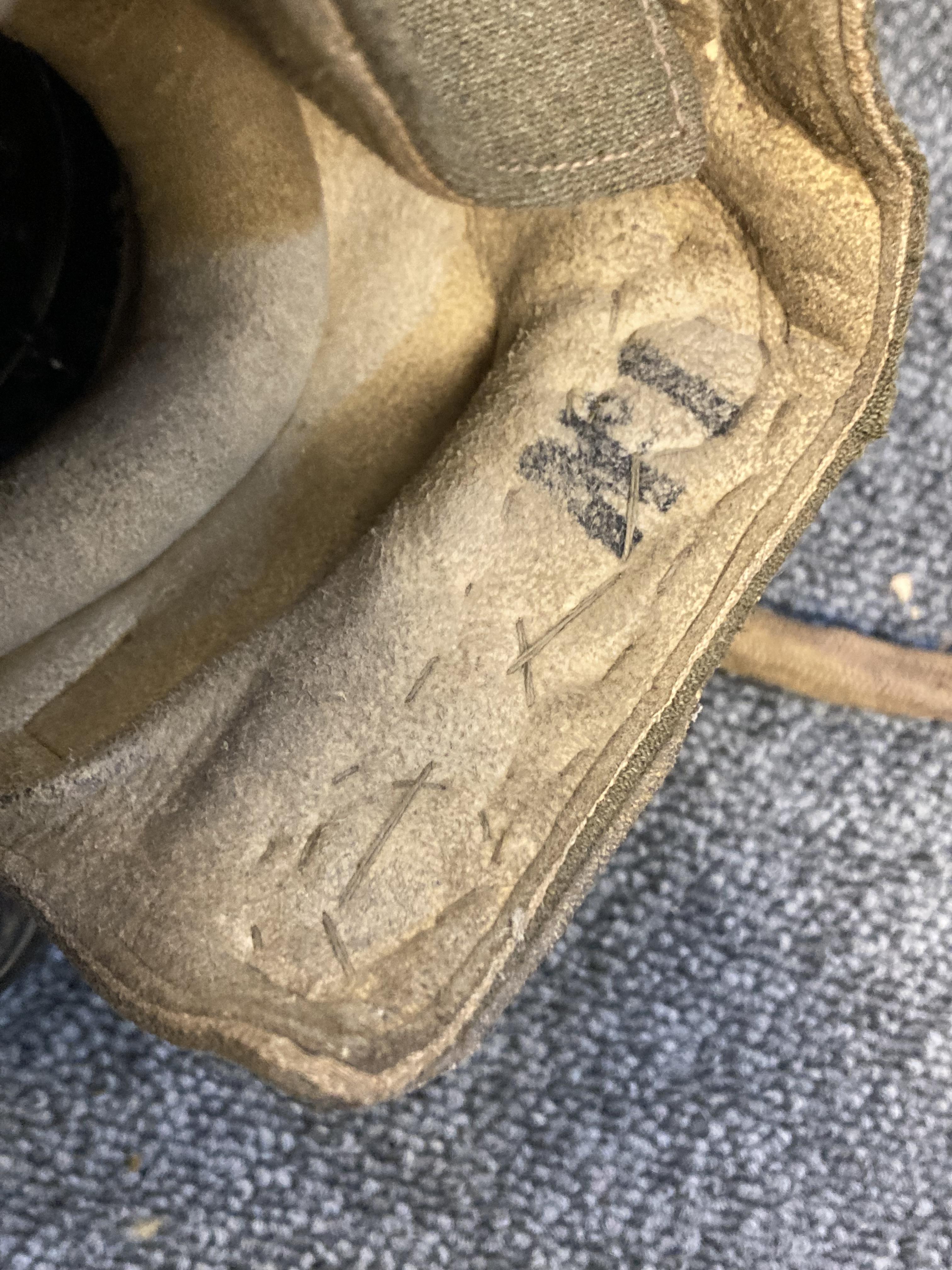 Lot 170 - Oxygen Mask. A WWII RAF Type D oxygen mask