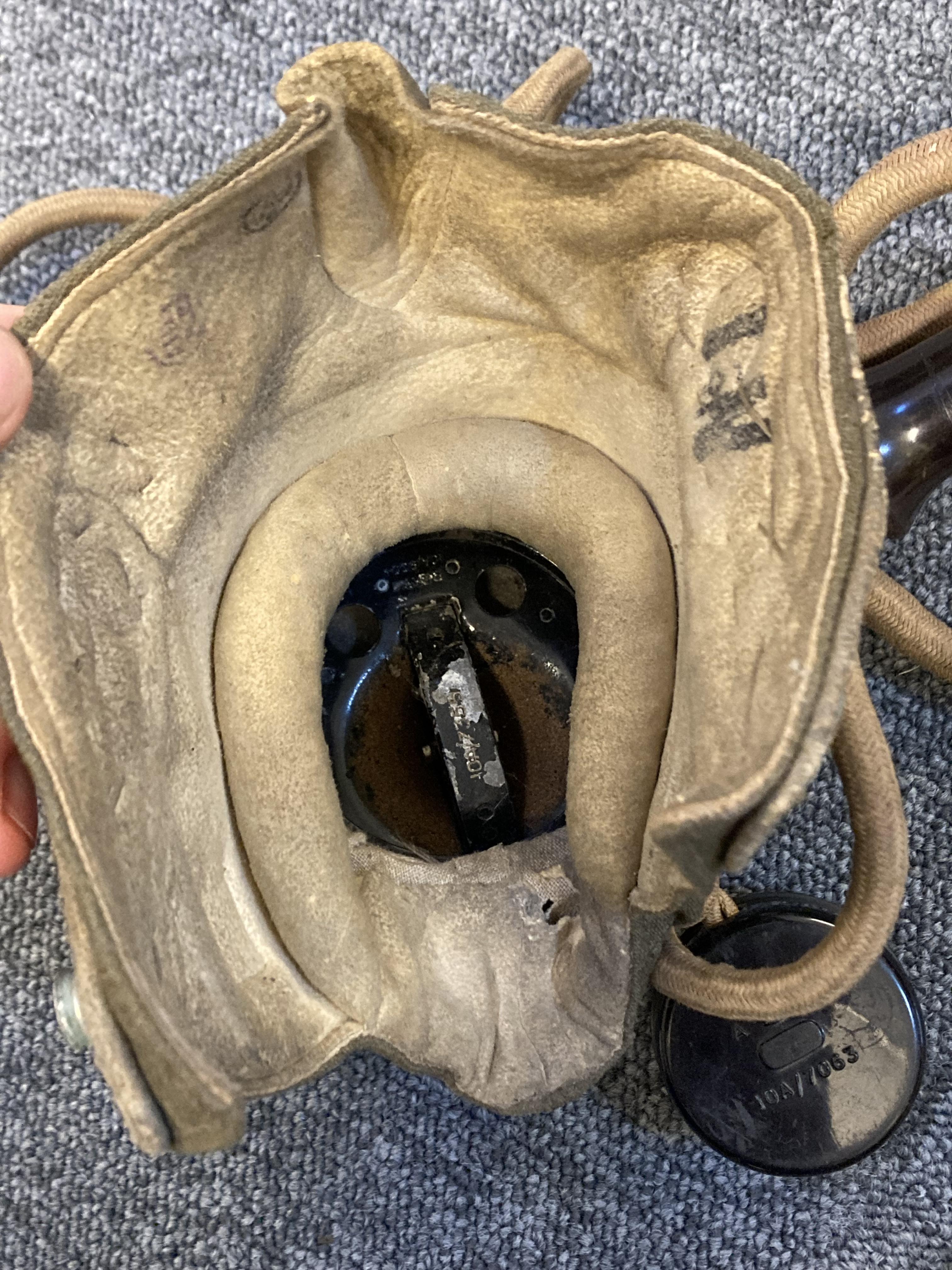 Lot 170 - Oxygen Mask. A WWII RAF Type D oxygen mask