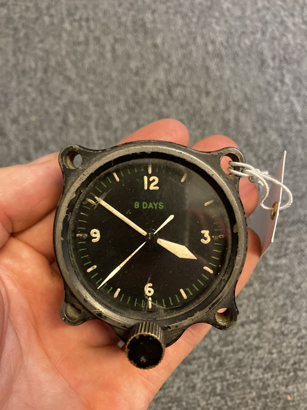 Lot 153 - Cockpit Clock. A WWII RAF 8-day cockpit