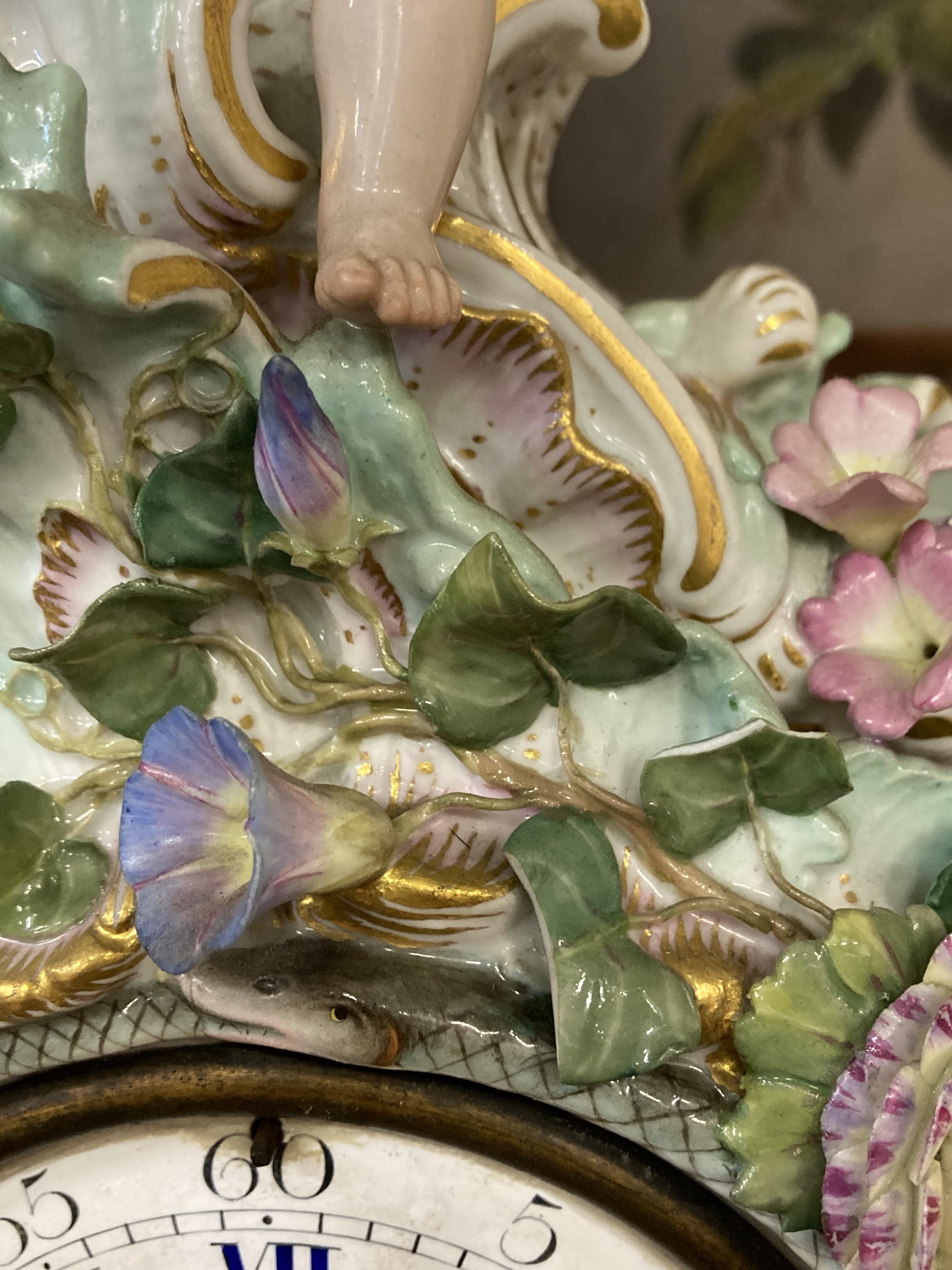 Lot 80 - Meissen Clock. A Meissen porcelain mantel