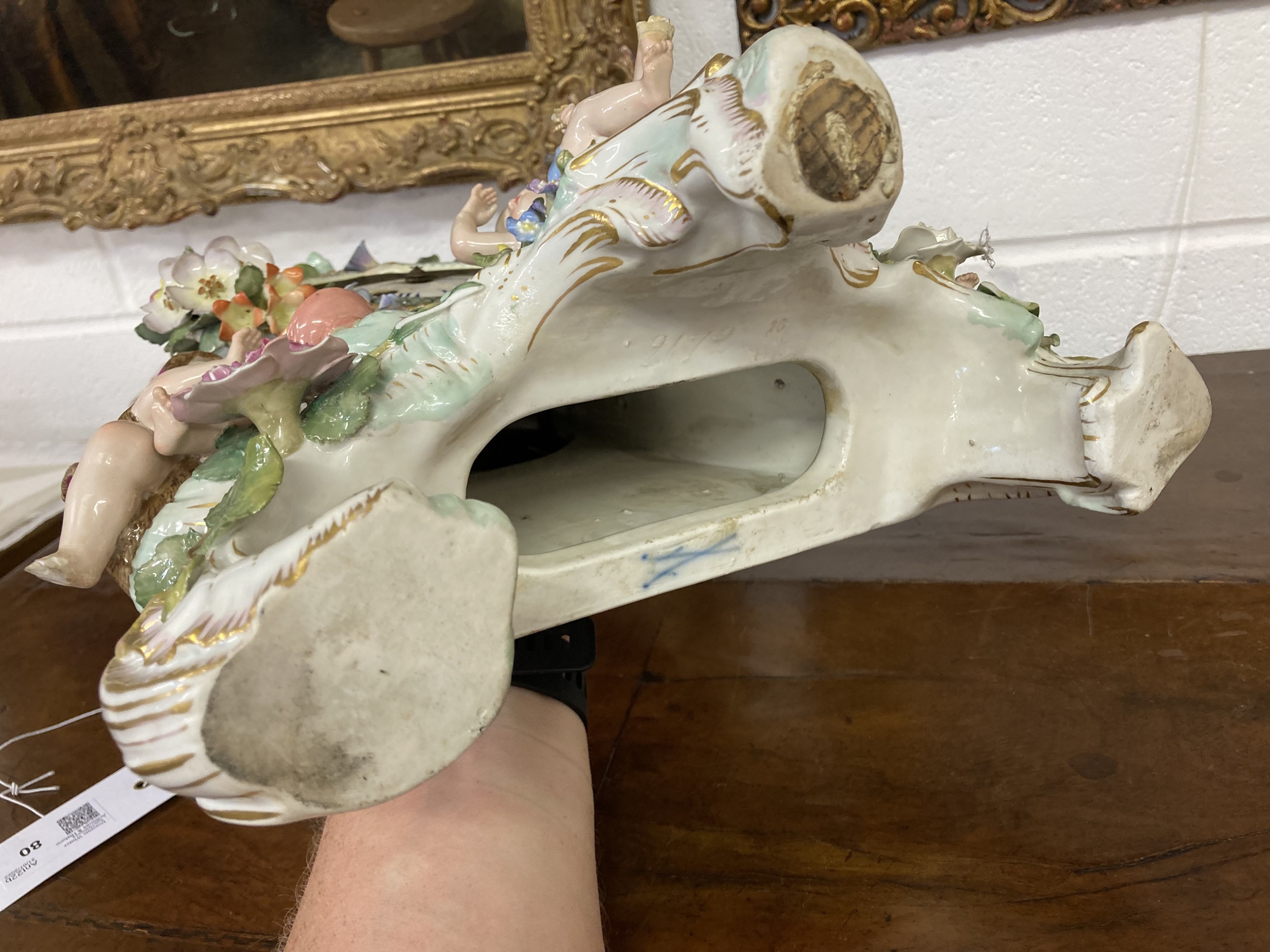 Lot 80 - Meissen Clock. A Meissen porcelain mantel