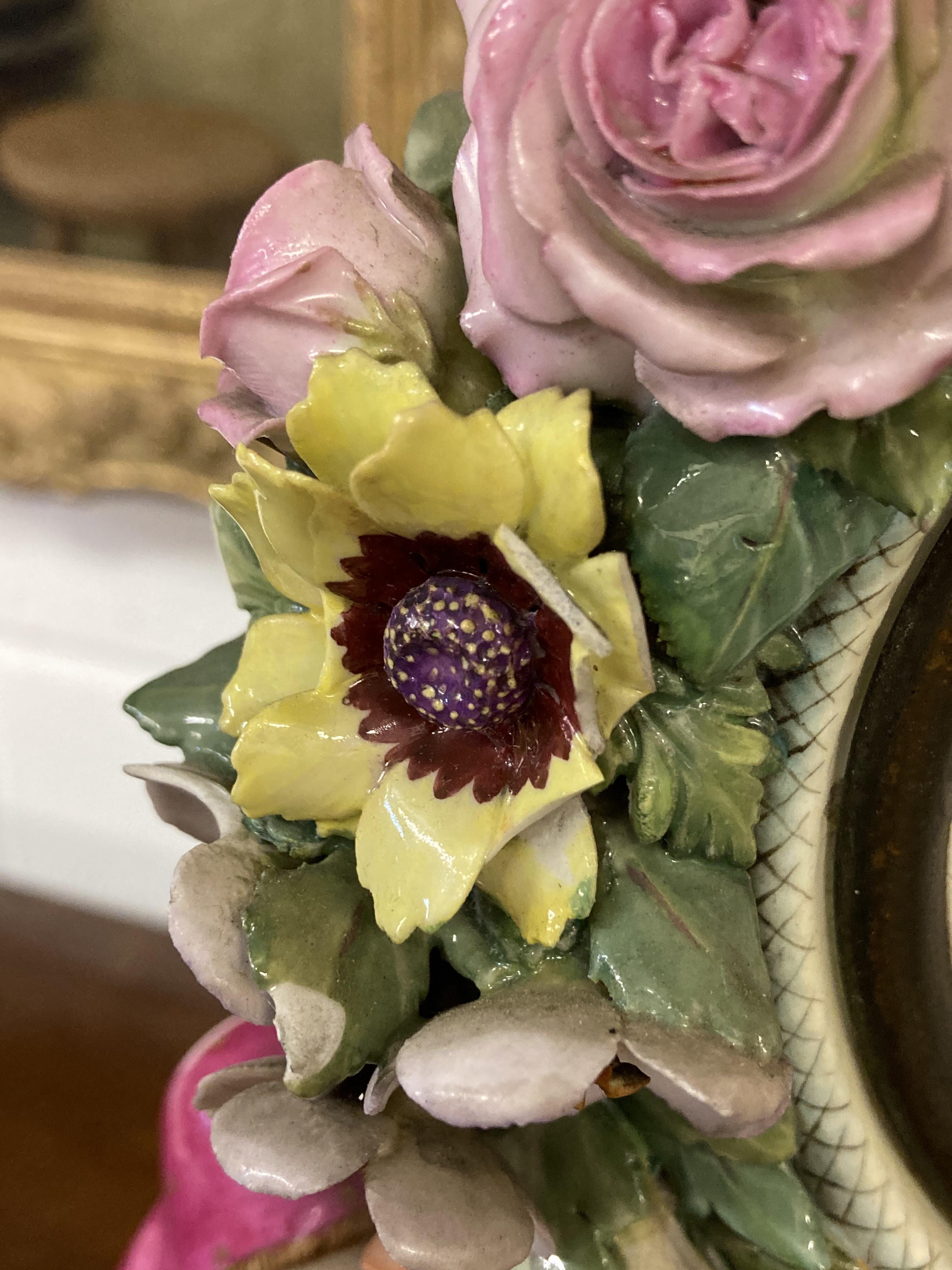 Lot 80 - Meissen Clock. A Meissen porcelain mantel