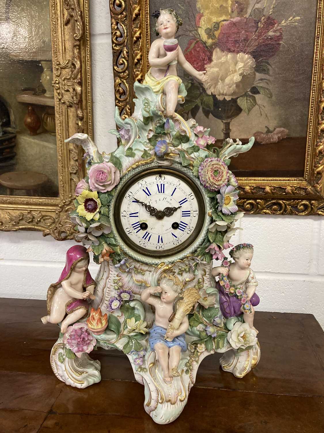 Lot 80 - Meissen Clock. A Meissen porcelain mantel
