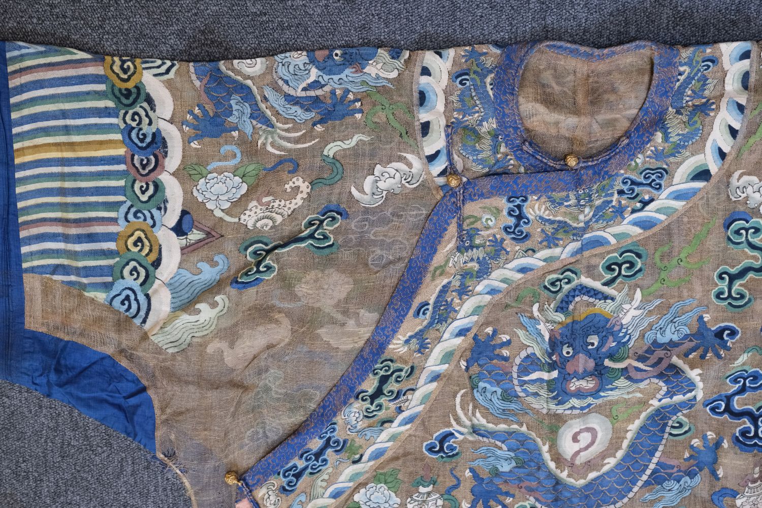 Lot 141 - Chinese Dragon Robe. A kesi silk nine-dragon