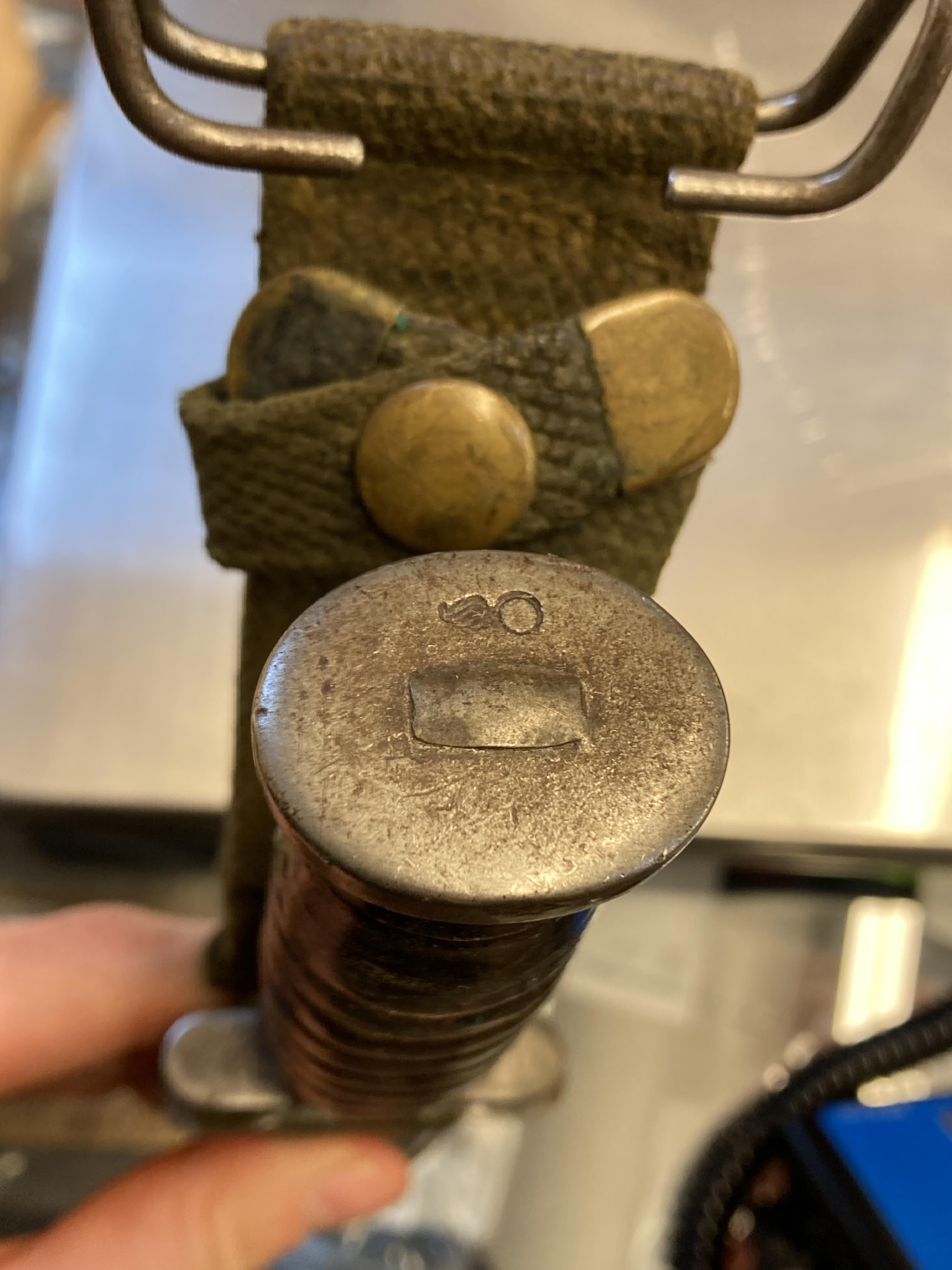 Lot 426 - Fighting Knife. A WWII American M3 Kinfolks