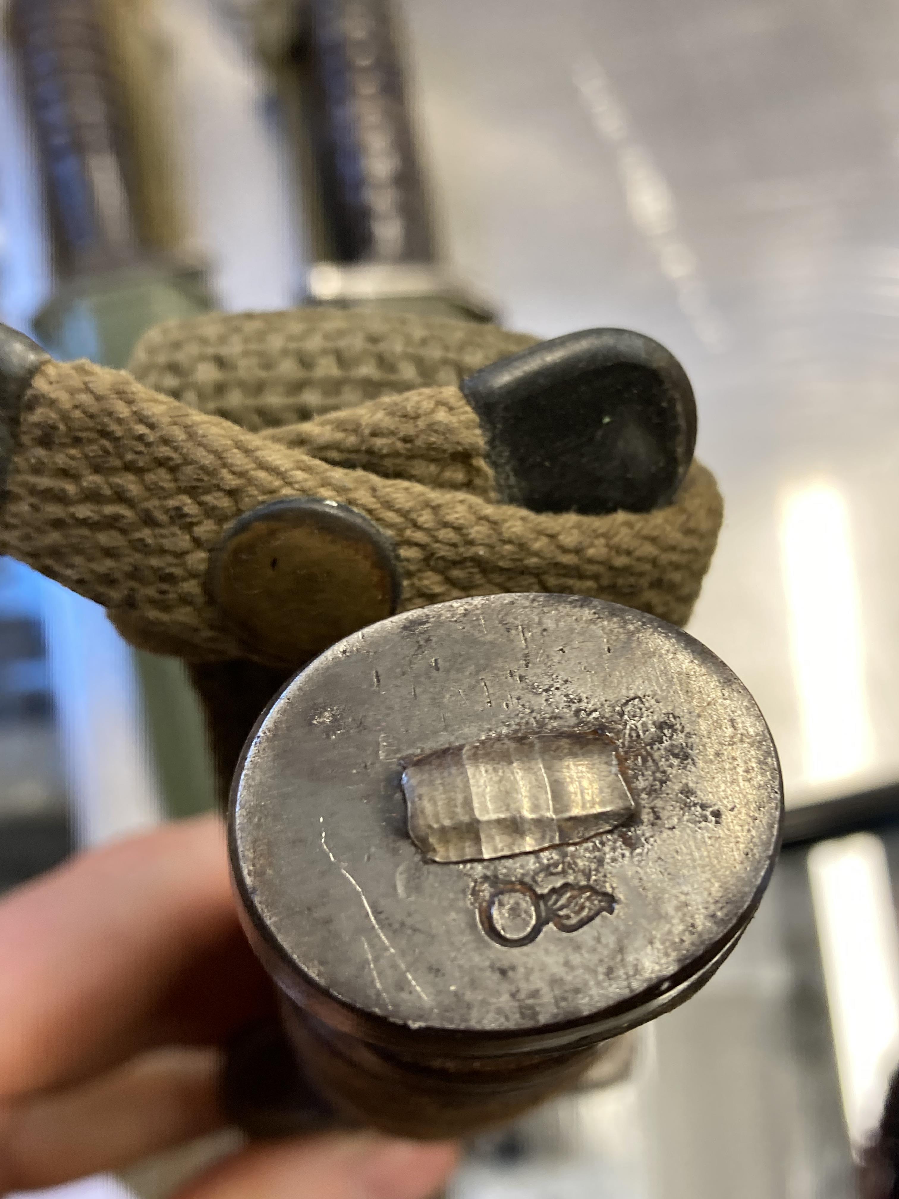 Lot 426 - Fighting Knife. A WWII American M3 Kinfolks