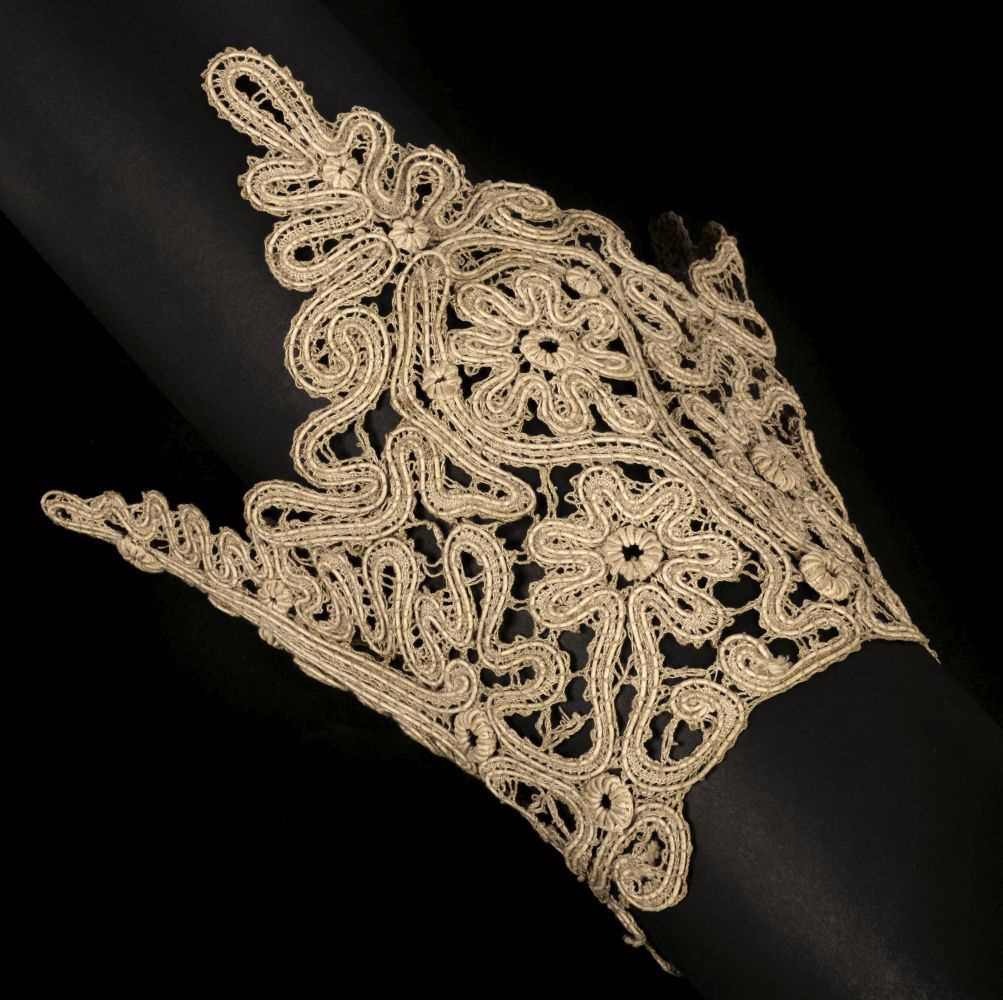 Lot 164 - Lace. A piece of fine lacework, possibly