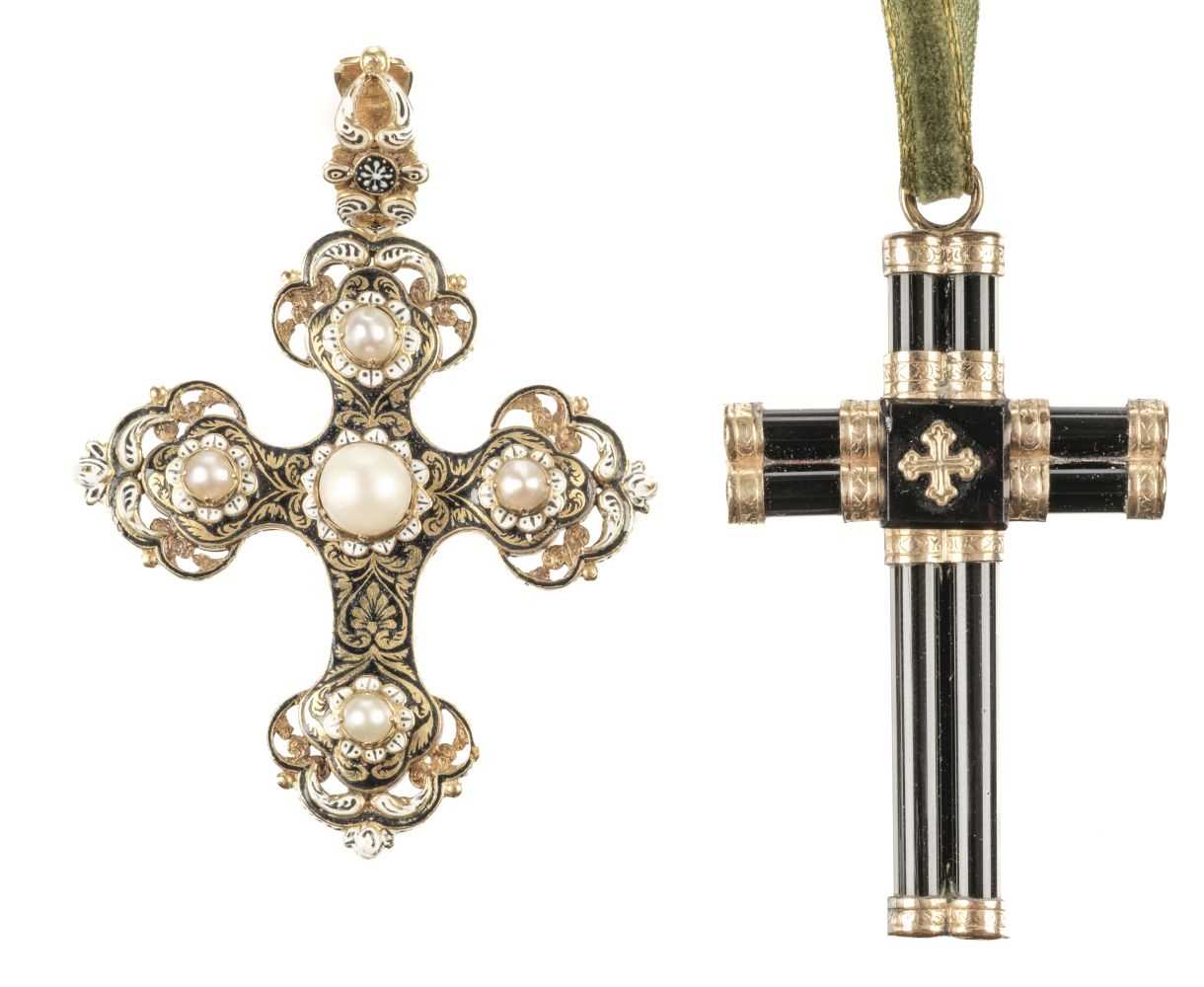 Lot 40 - Cross. A 19th century continental yellow