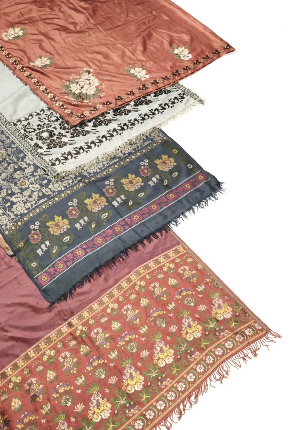 Lot 182 - Spitalfields. A variable silk shawl, circa