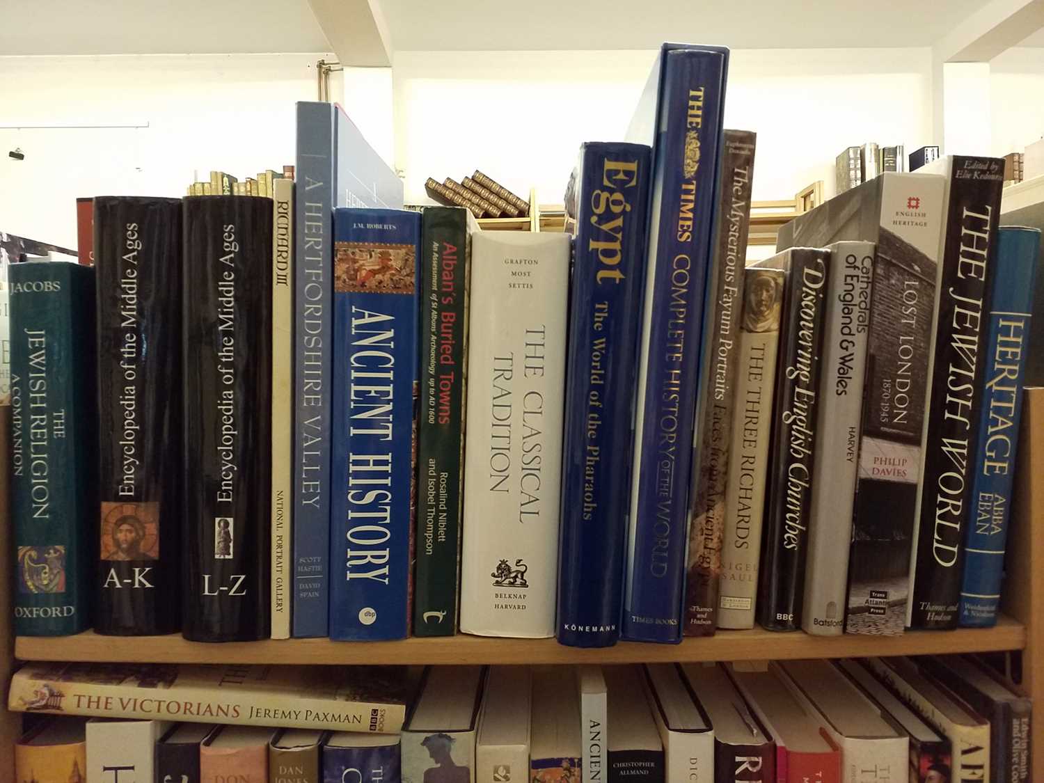 Lot 468 - History. A large collection of modern