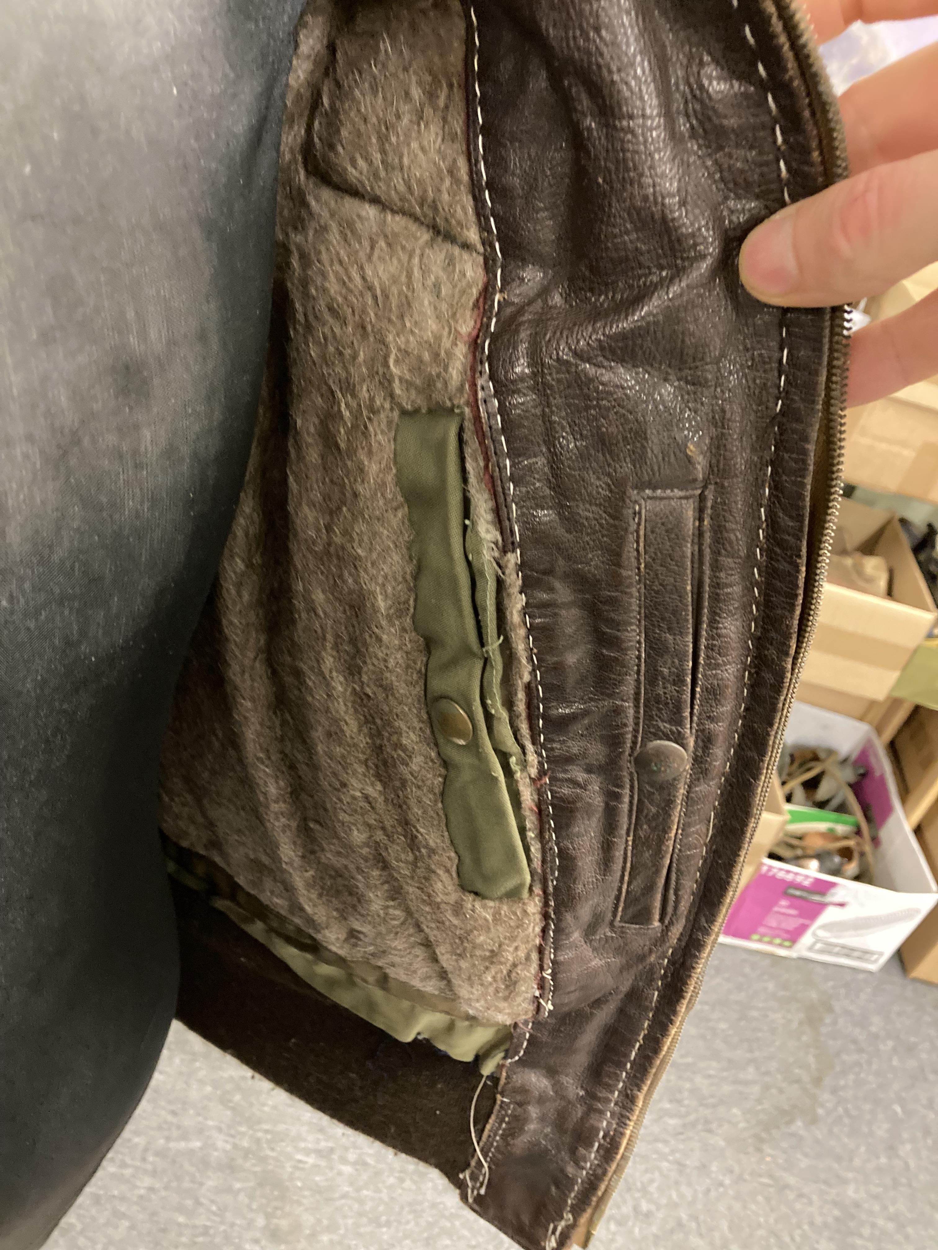 Lot 222 - Flying Jacket. A WWII USMC M.422A flying