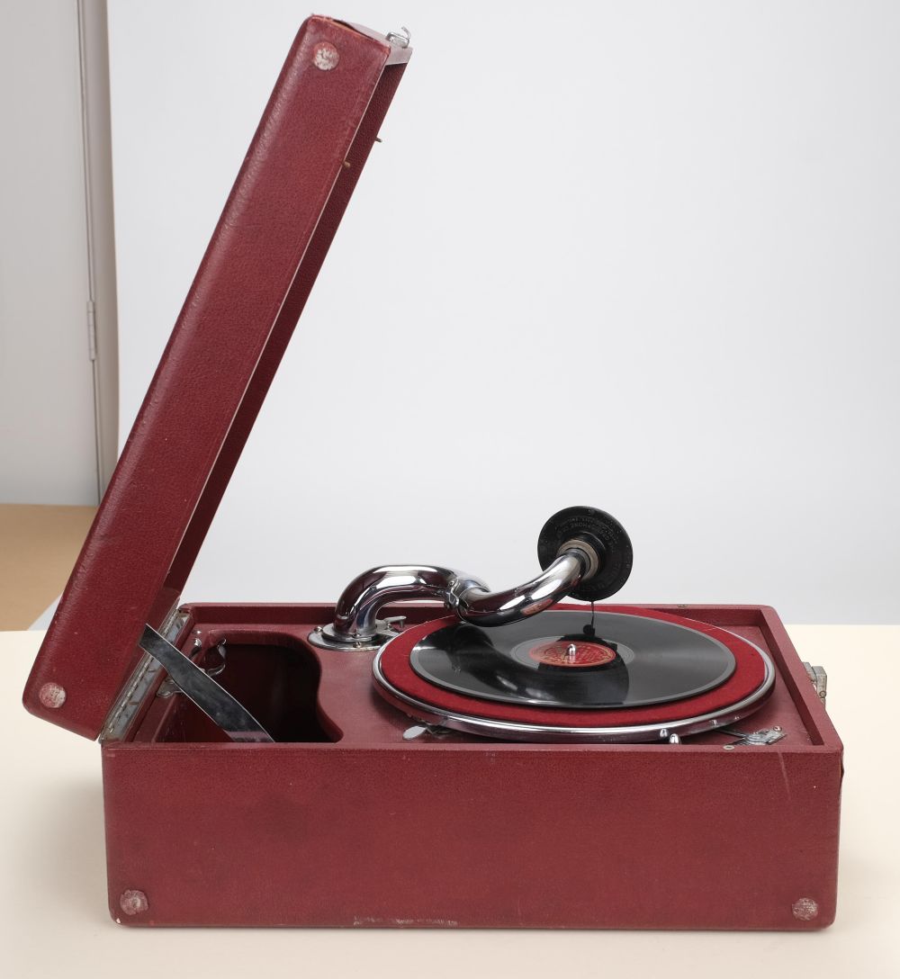 Lot 136 - Gramophone. Vintage HMV 102 gramophone in