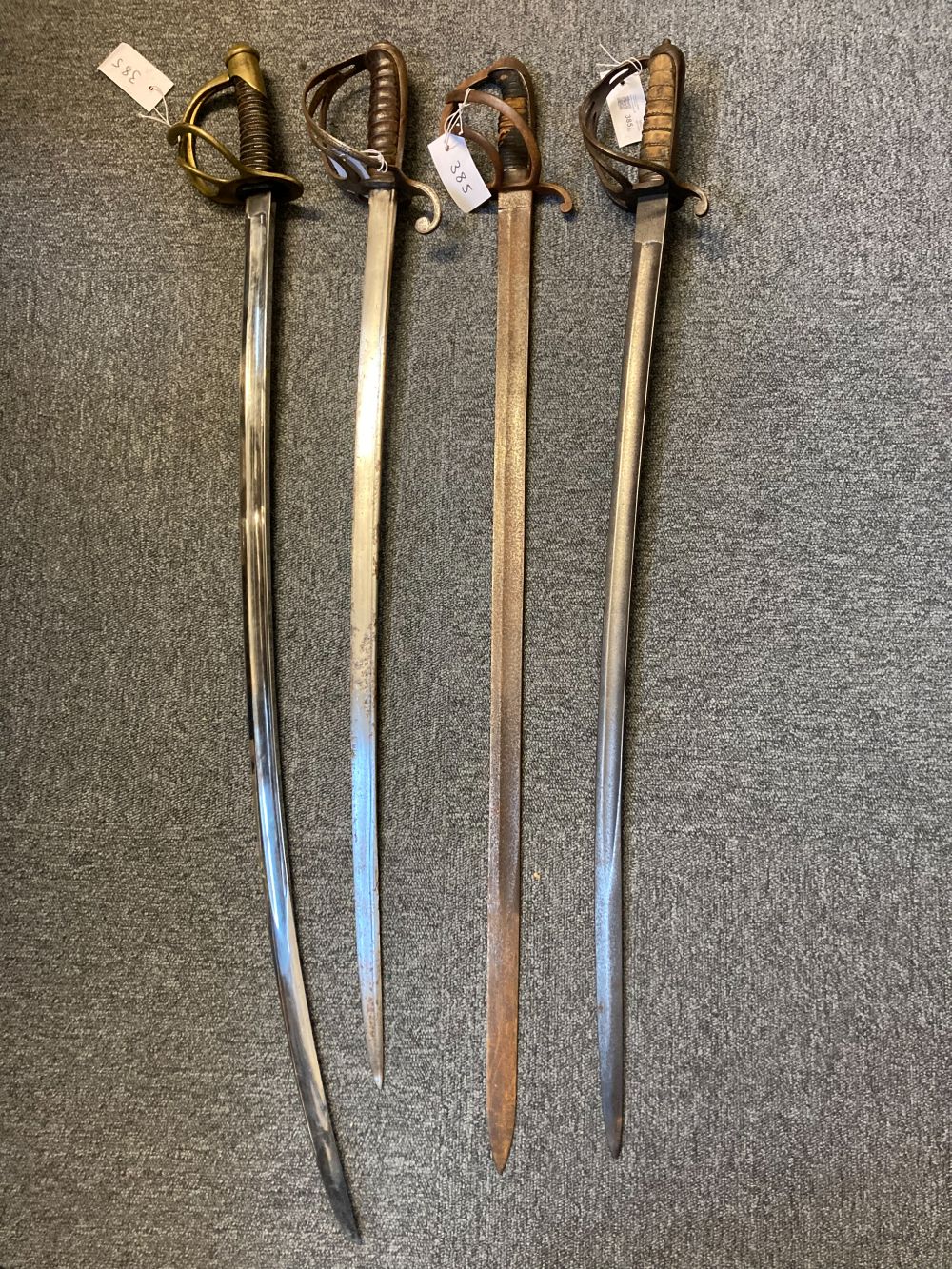 Lot 385 - Swords. A 19th century American cavalry