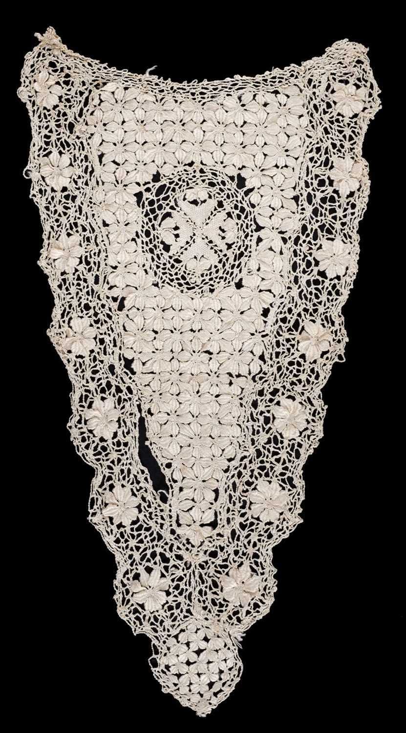 Lot 633 - Lace. A lace stomacher, & a large quantity