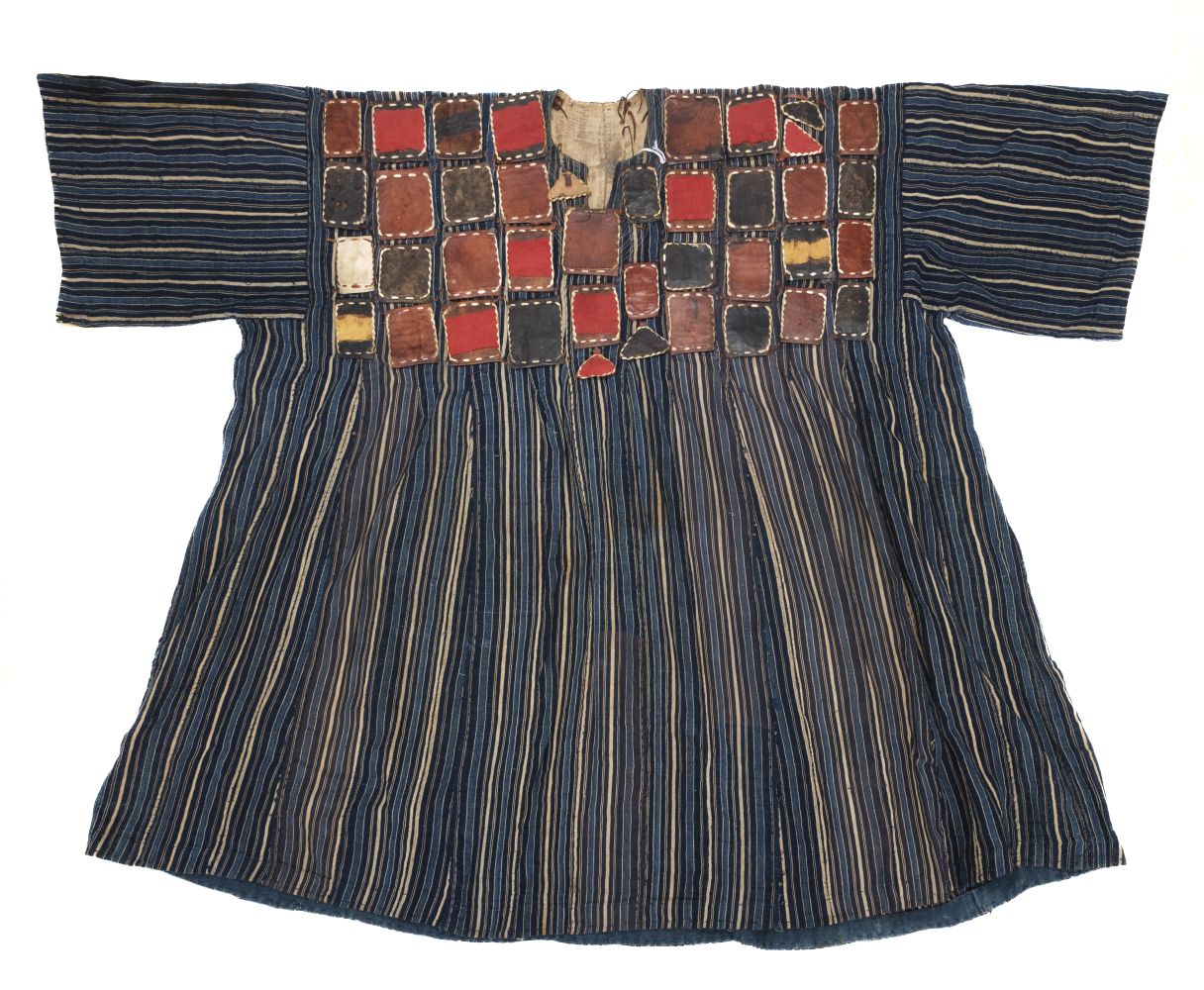 Lot 453 - Africa. An Ashanti tribe hunter's tunic,