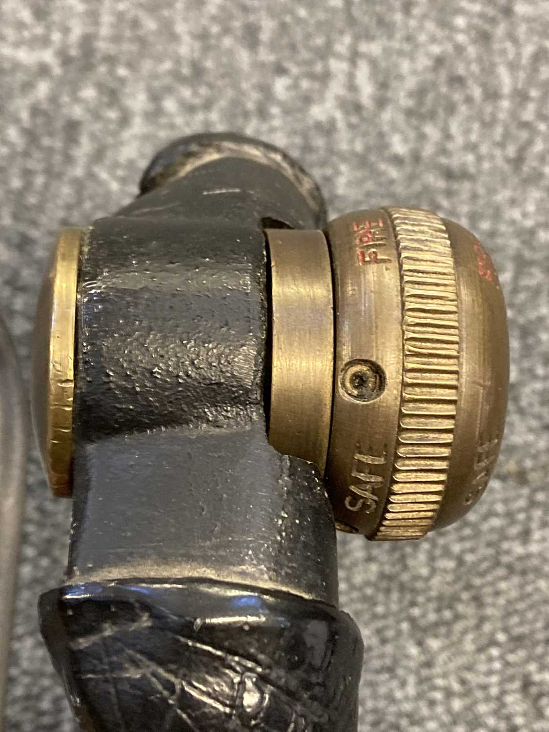 Lot 91 - Spade Grip. A WWII hurricane spade grip