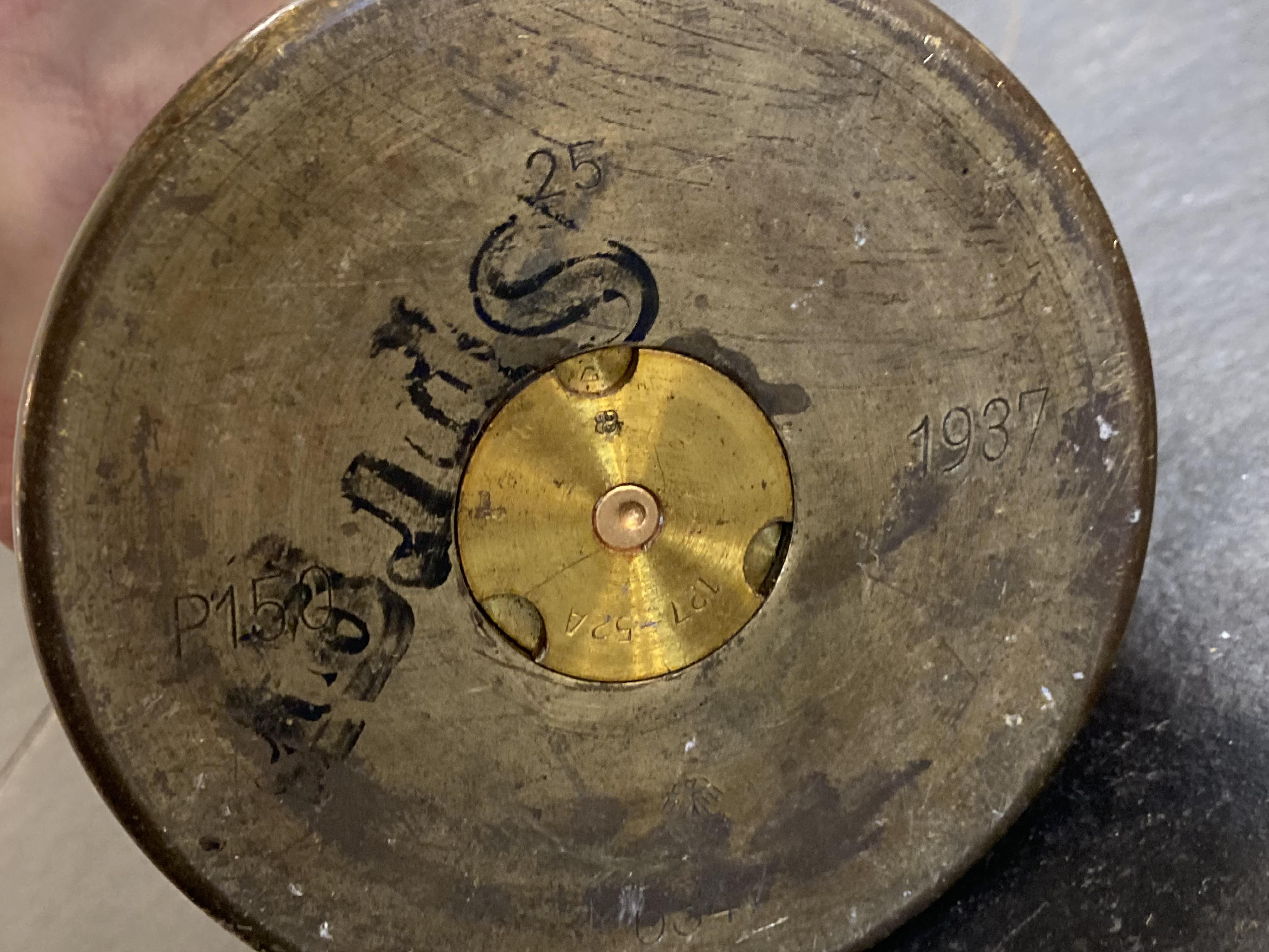 Lot 305 - Munition. An inert WWII German 88 mm