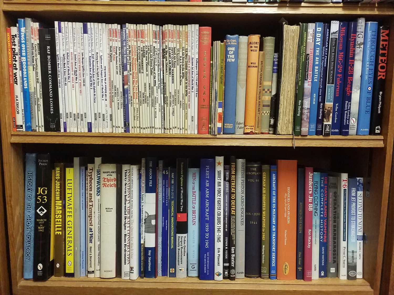 Lot 427 - Aviation. A collection of modern aviation