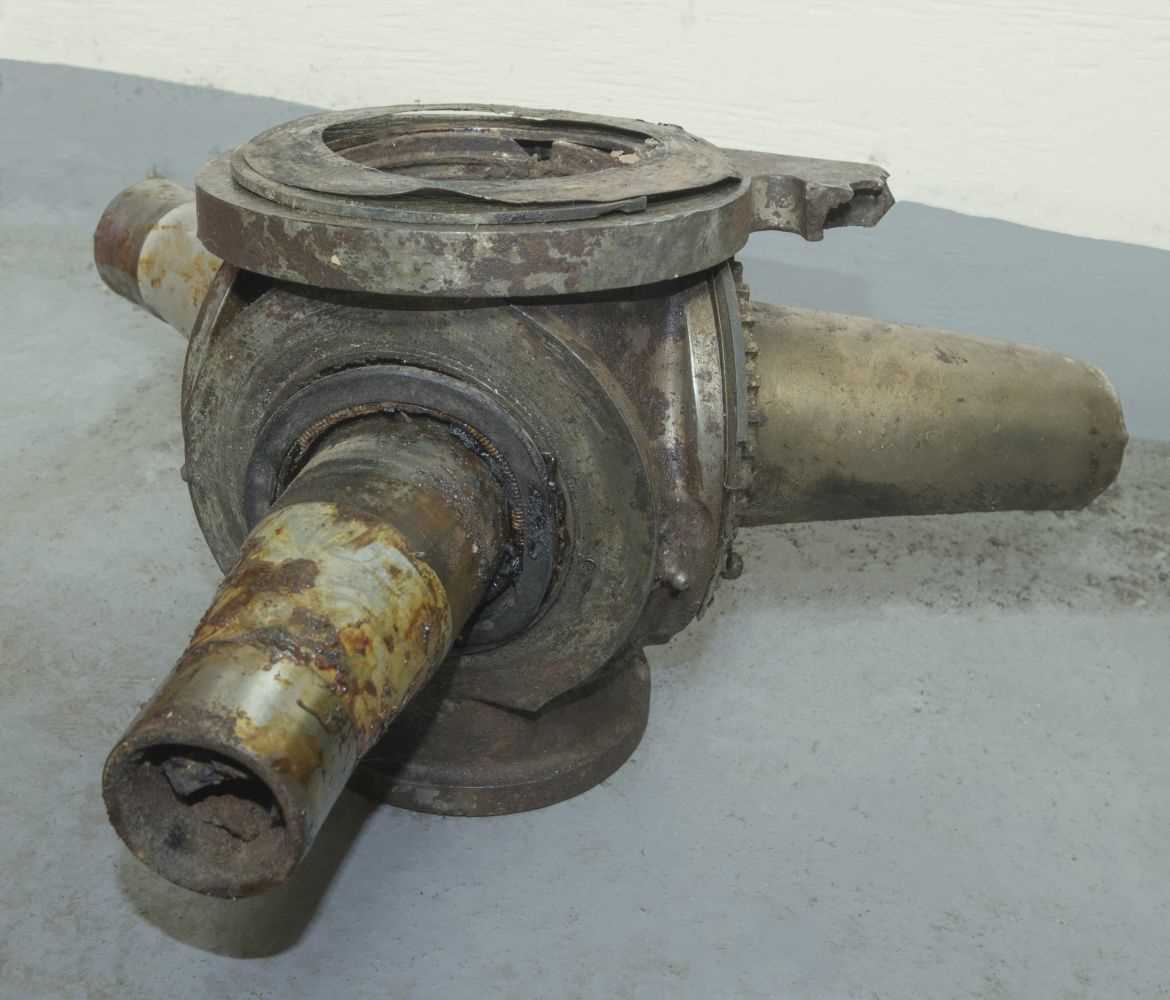 Lot 507 - Spitfire P9372. Centre section hub for