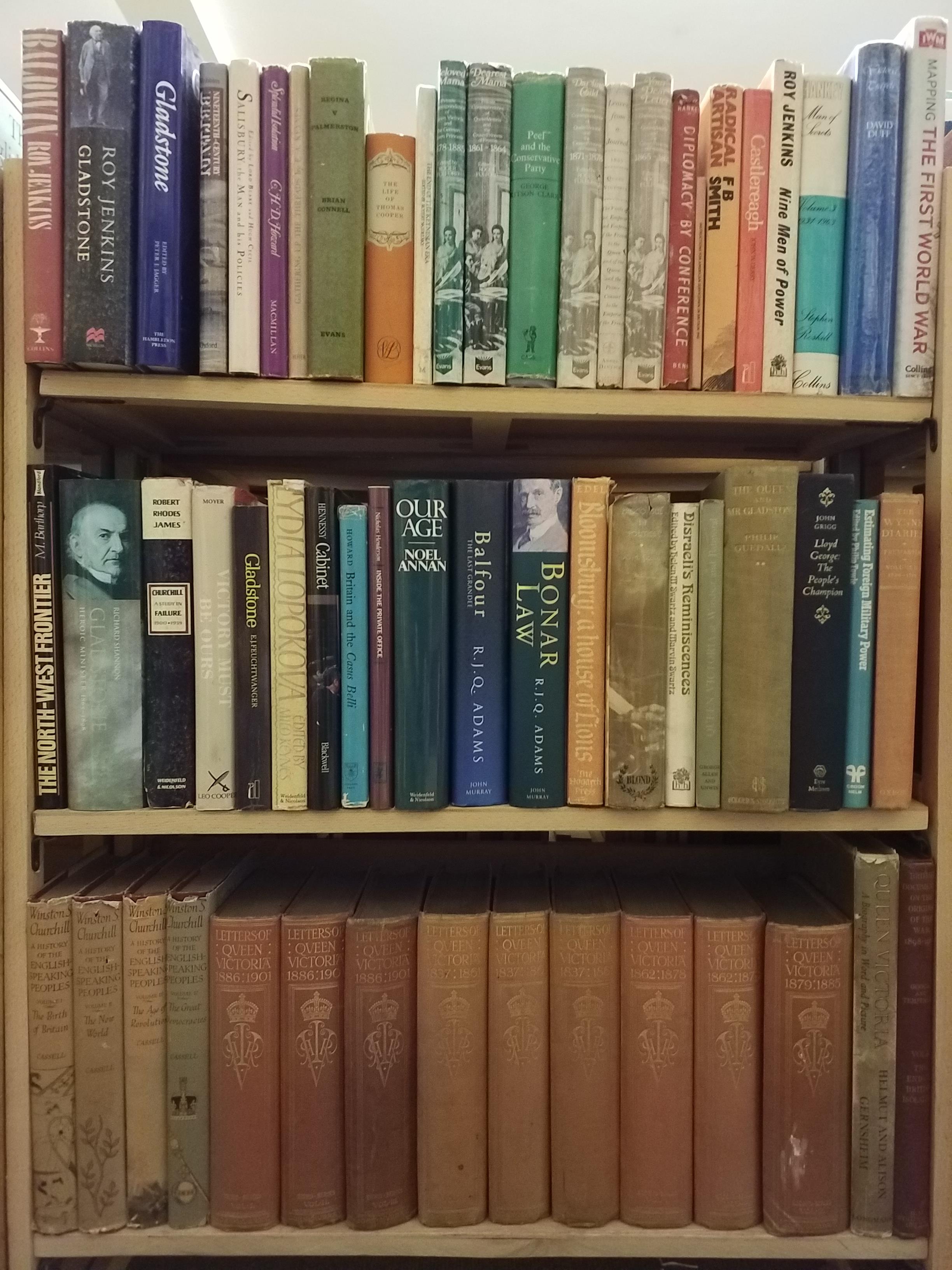 Lot 297 - History. A large collection of modern
