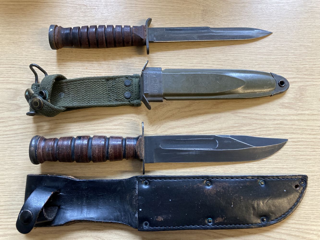 Lot 77 - Fighting Knives. WWII American U.S. M3