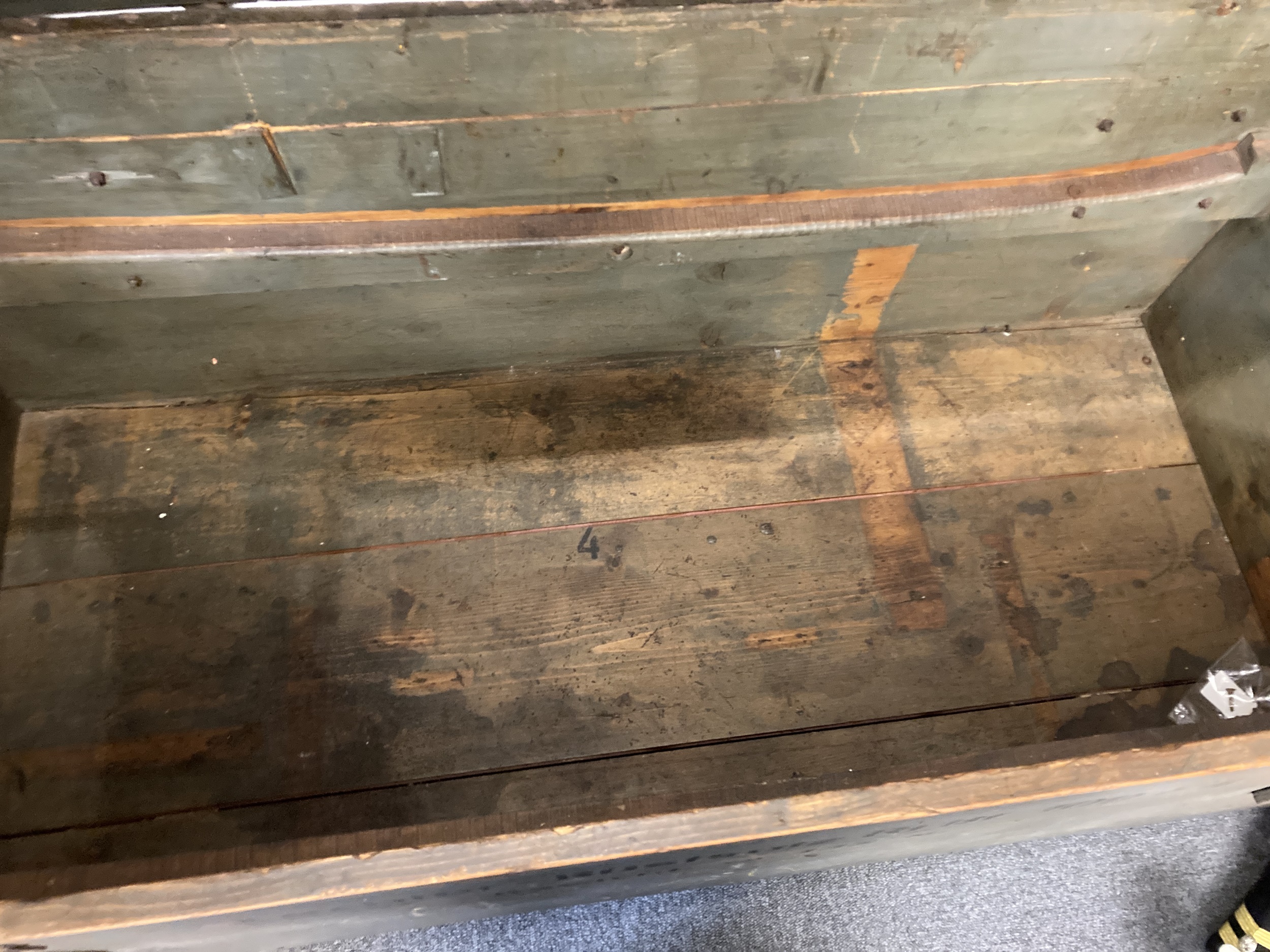 Lot 199 - Luftwaffe. A WWII German Me109 cargo crate