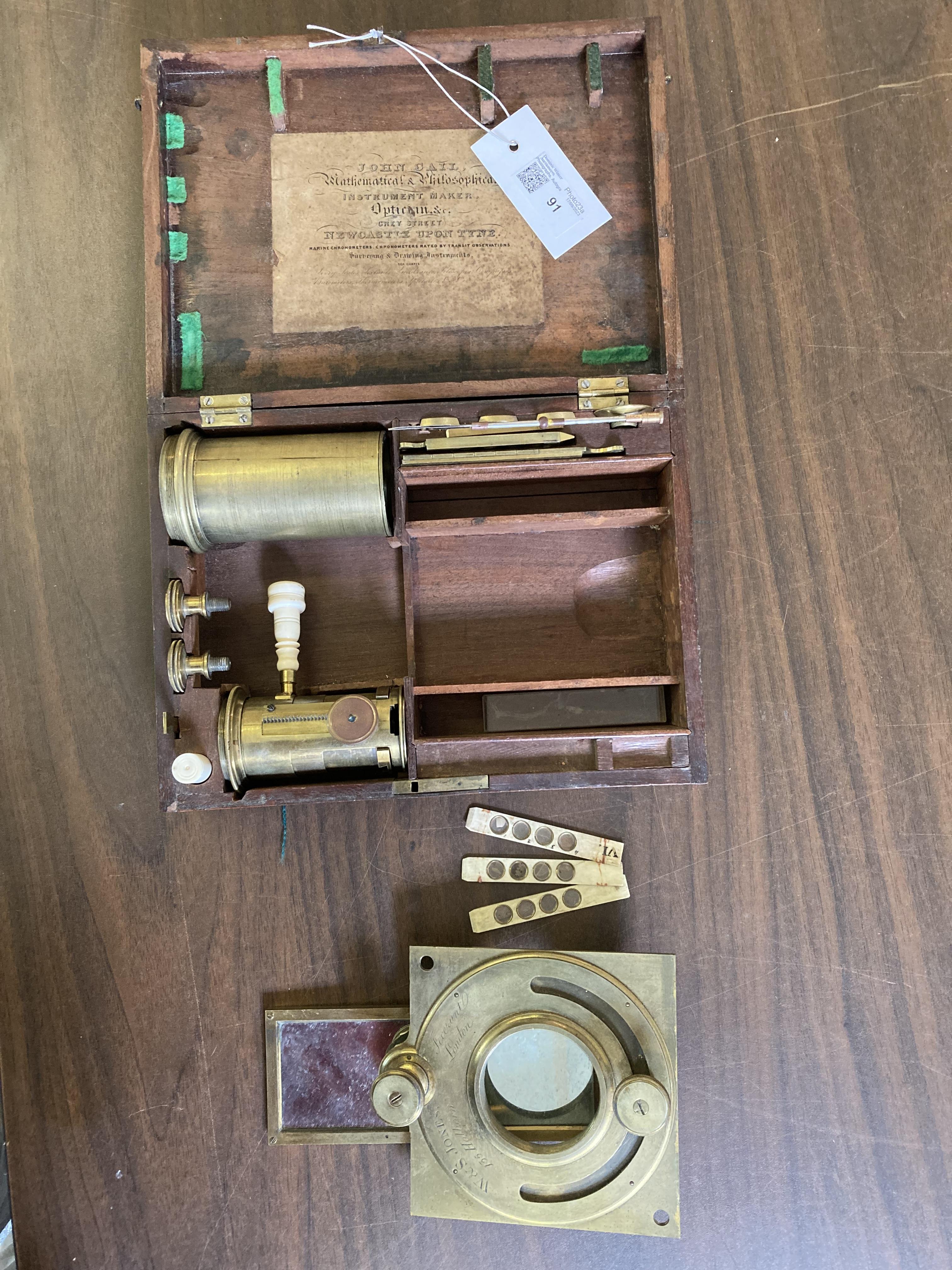 Lot 91 - Solar microscope. A solar microscope by W.