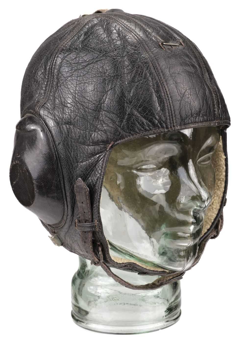 Lot 189 - Flying Helmet. A WWII Luftwaffe LKp W101