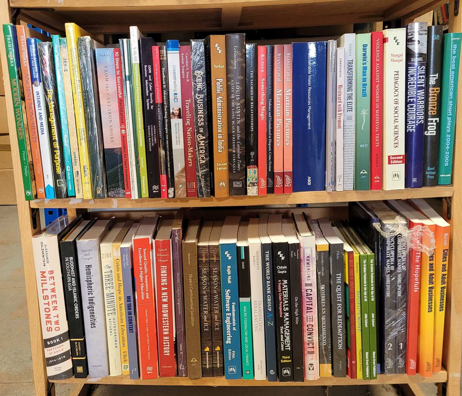 Lot 504 - Modern Academic. A large collection of