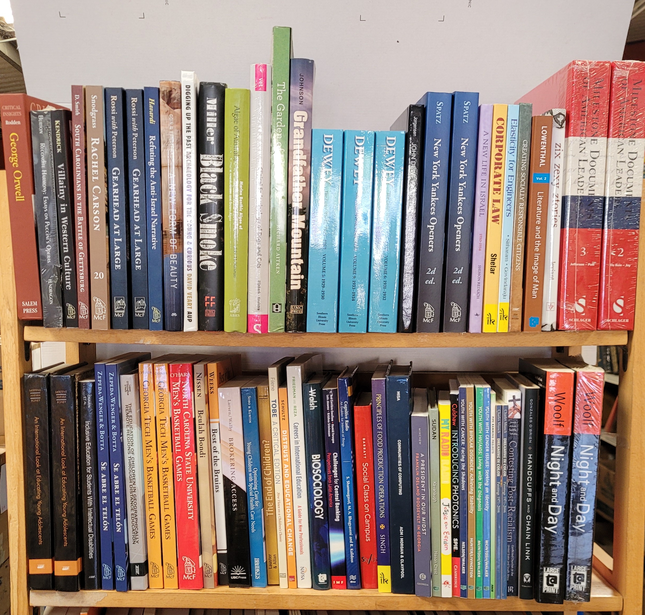 Lot 514 - Modern Academic. A large collection of