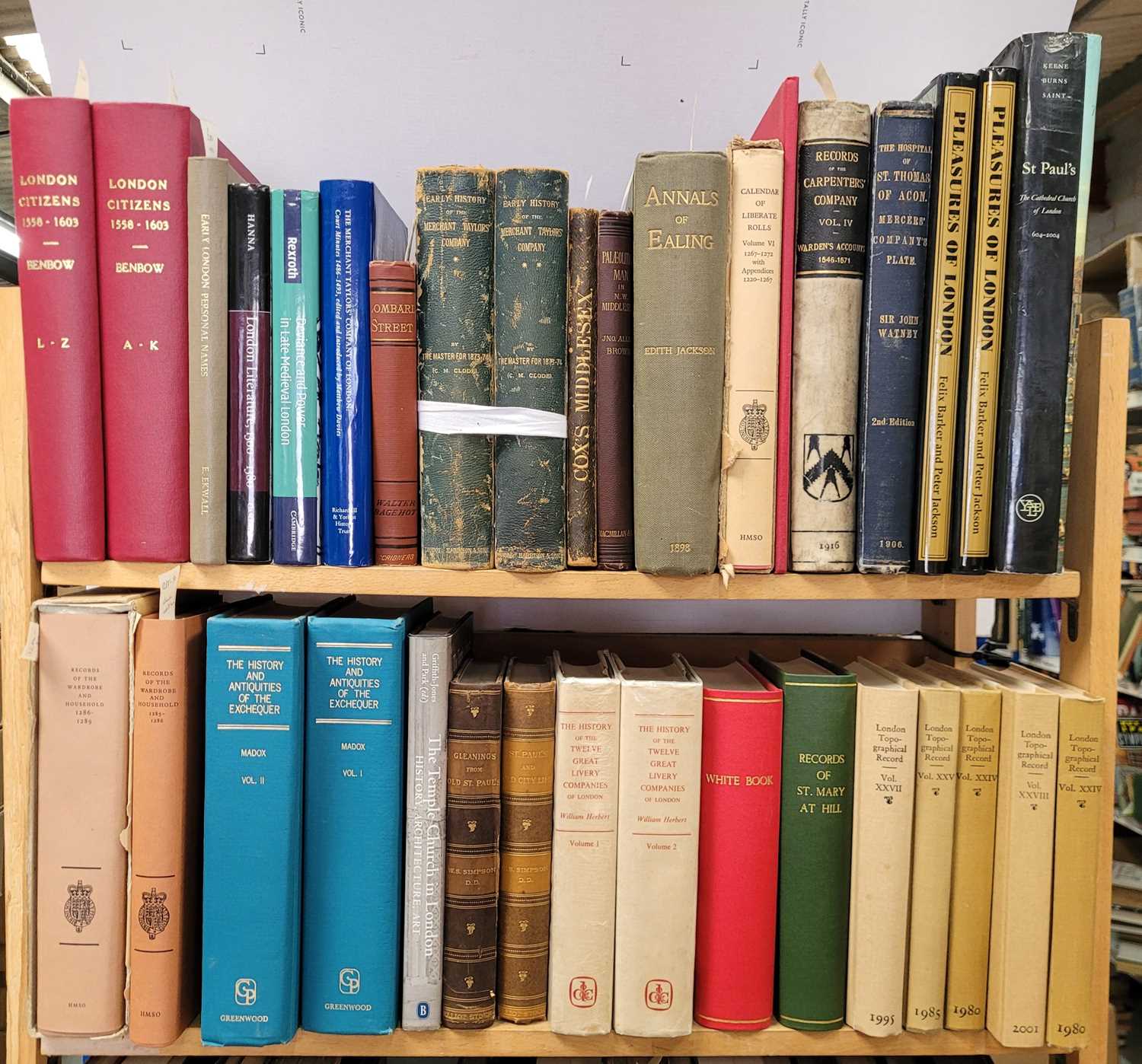Lot 535 - London. A large collection of London history