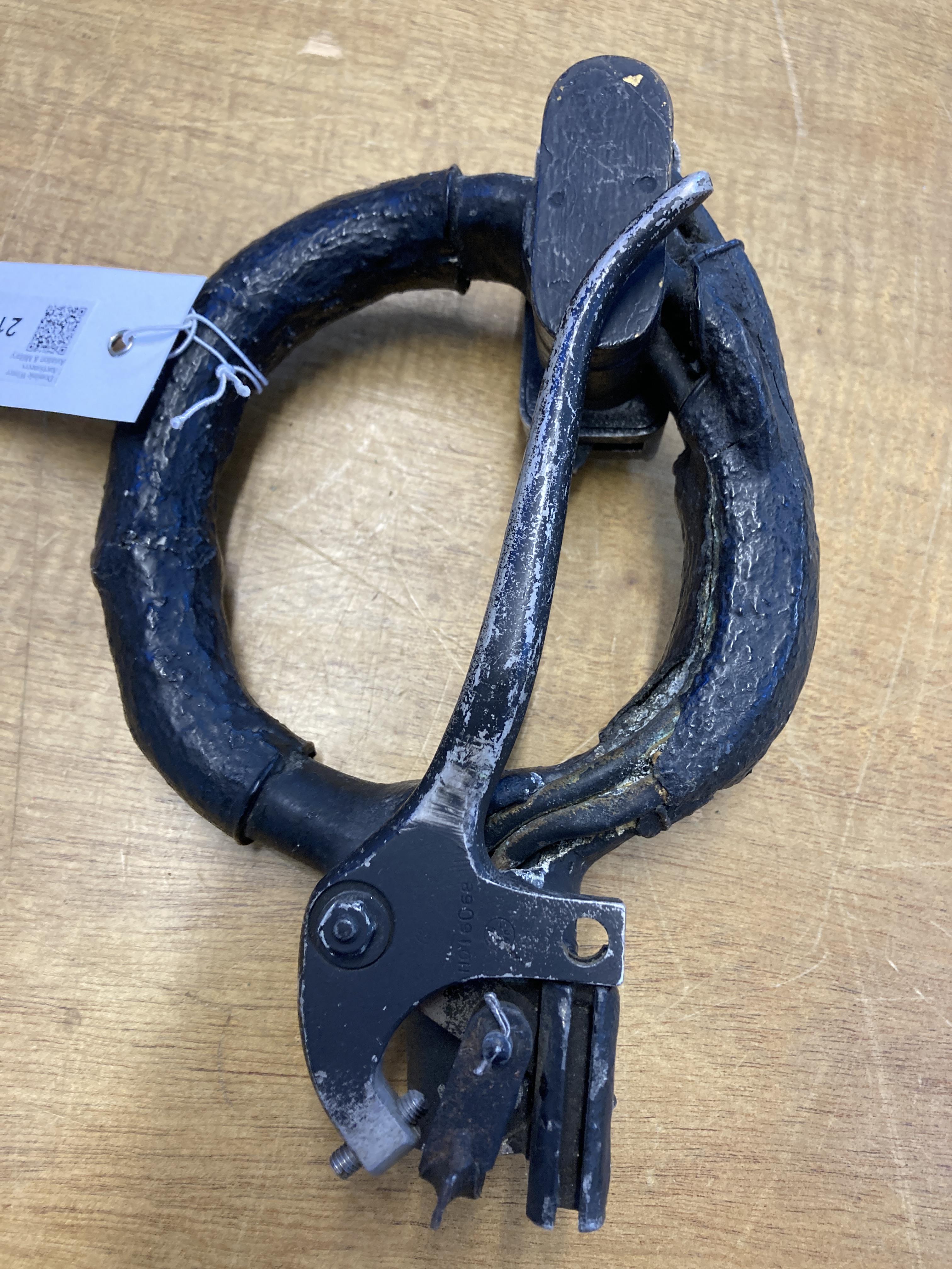 Lot 216 - Spade Grip. WWII Spitfire / Seafire spade